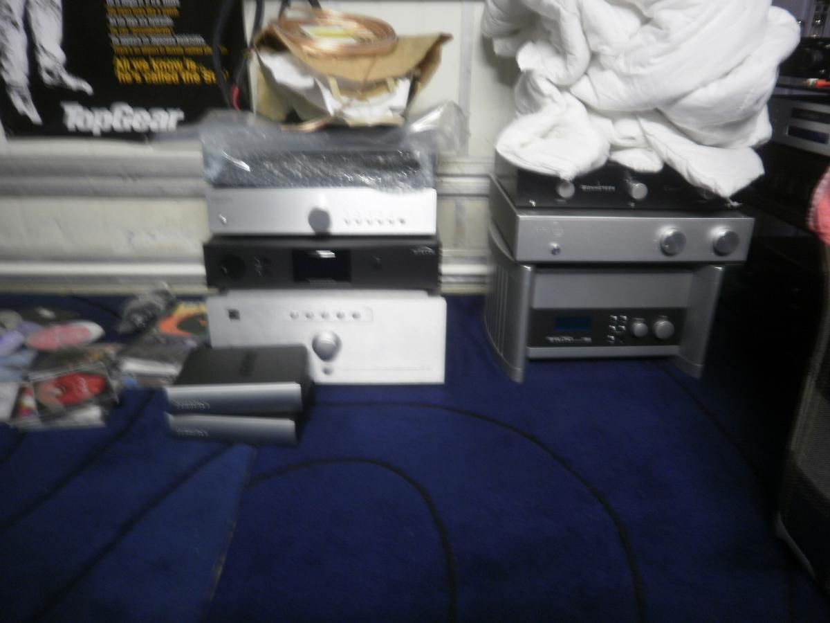 EOI: Halcro DM8 Preamp - Stereo, Home Cinema, Headphones Components ...