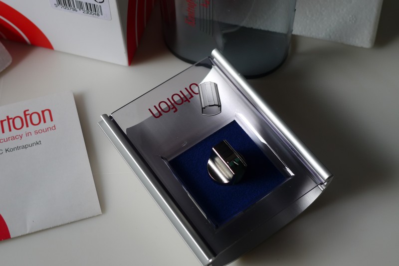 Vinyl grooves under electron microscope |﻿ Vinyl and Turntables