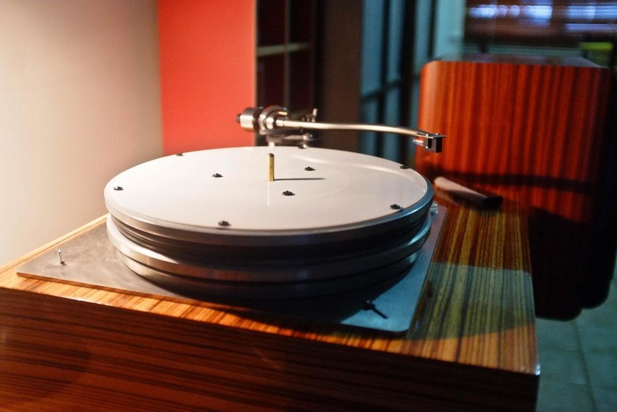 Stacked platters - Turntables, Record Players & Vinyl - StereoNET