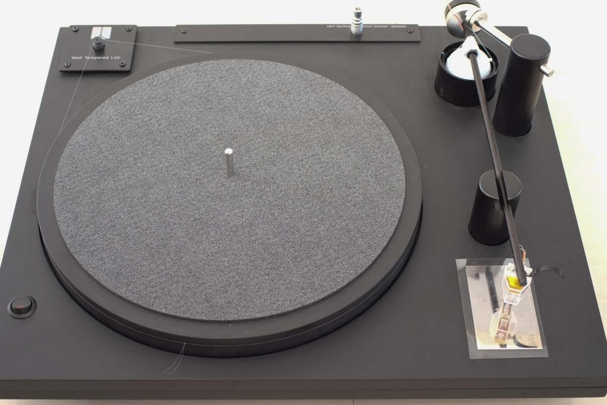 NO LONGER AVAILABLE: EOI: Well Tempered Amadeus Turntable and Lyra ...