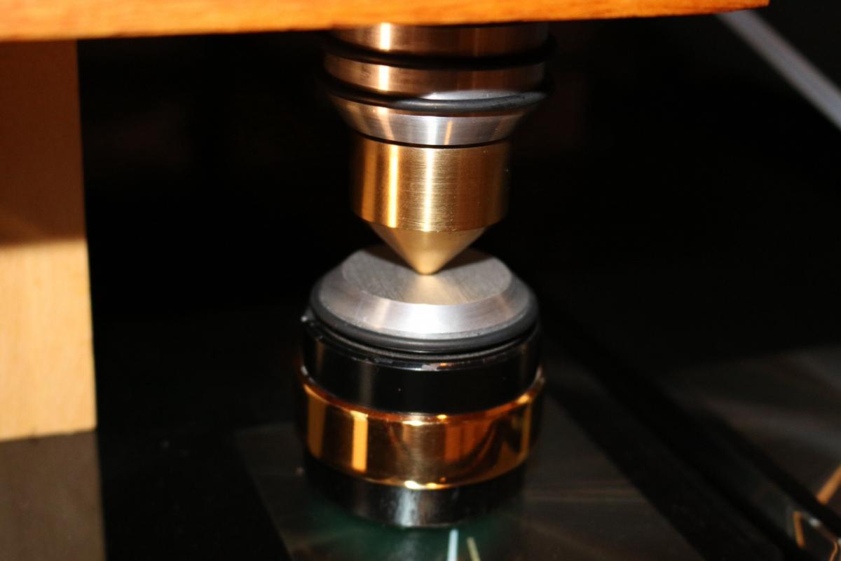 Garrard 401 Feet - Turntables, Record Players & Vinyl - StereoNET