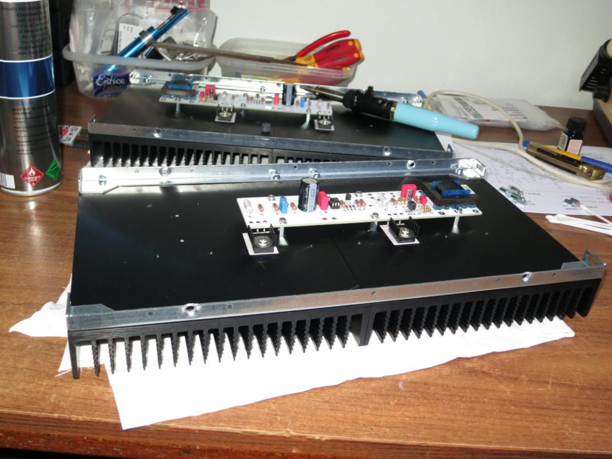 Nelson Pass First Watt M2 - Schematics and Lids Lifted - StereoNET