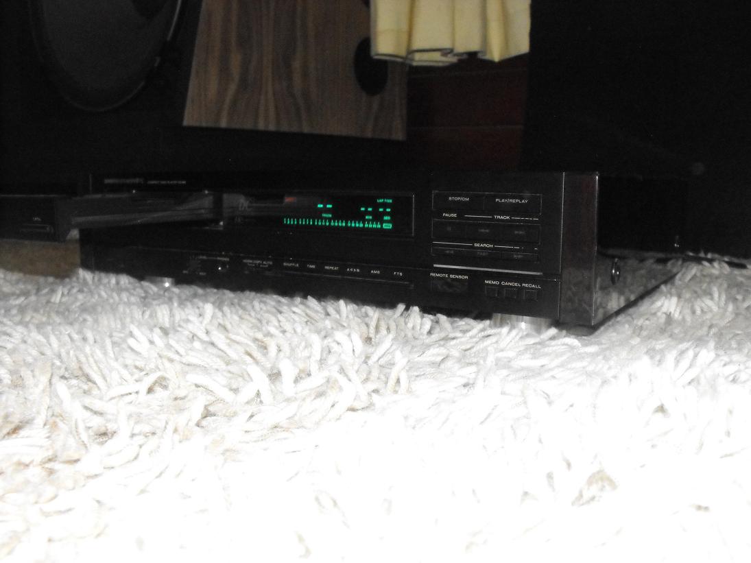 SOLD: FS: Marantz CD85 - TDA1541 Single Crown - Original remote - MINT ...
