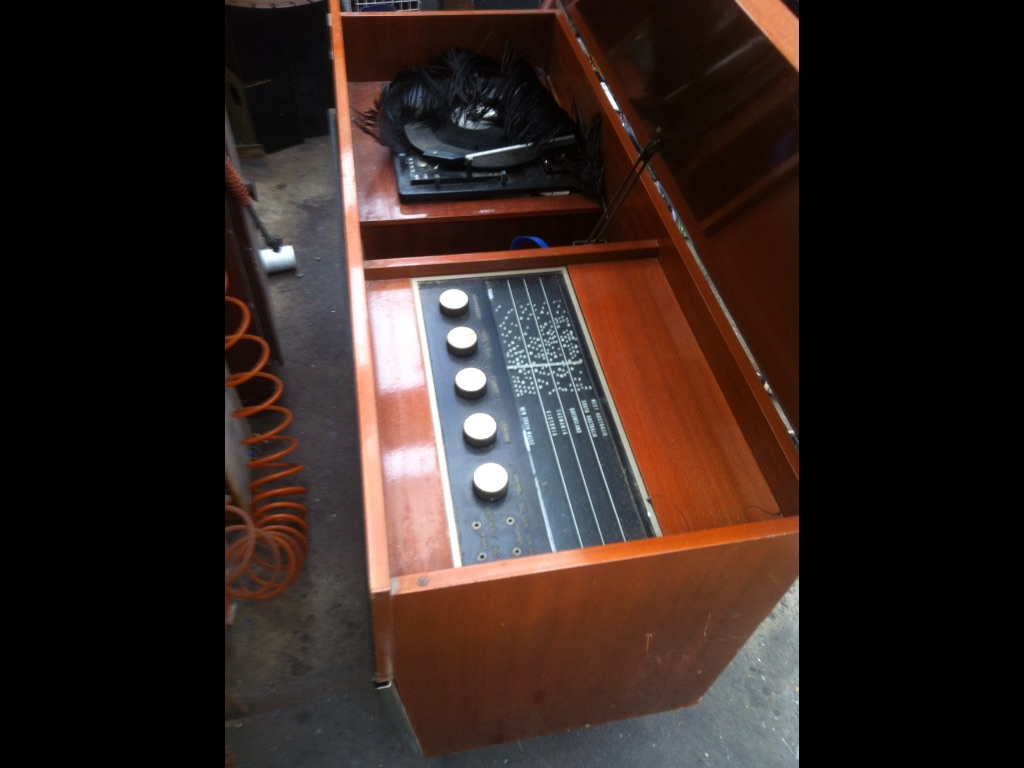 Old Radiogram amp....? - DIY Audio Projects - StereoNET