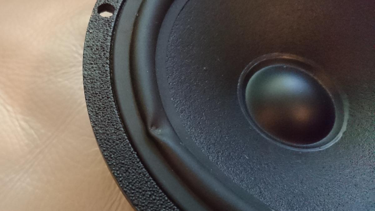 FS: VIFA 2 x Midrange/Bass P13WG-08 and 2 x Bass M22WR-09 drivers ...