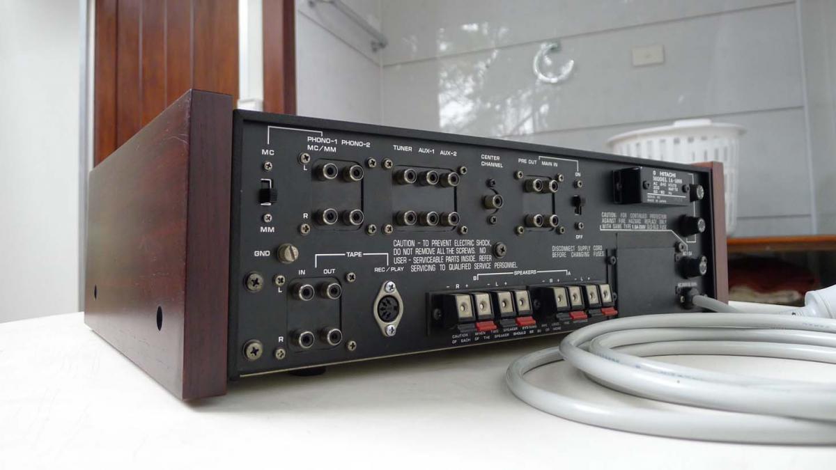 Hitachi IA-1000 (1971) - Stereo Amplifiers & Pre-Amps - StereoNET