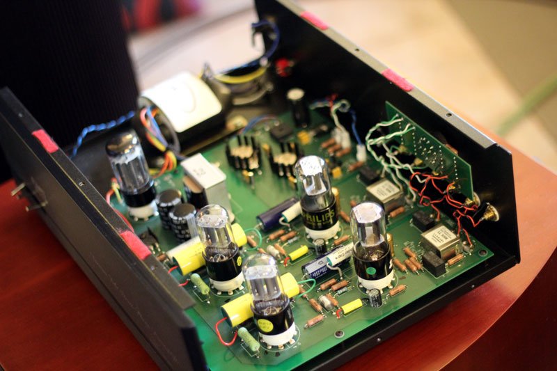 Cary PH-302 MKII Phono Stage - Schematics and Lids Lifted - StereoNET