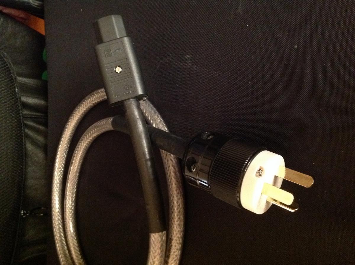 SOLD: FS AU Power Cord 1.2m Gold Plug Schurter IEC - Stereo, Home ...