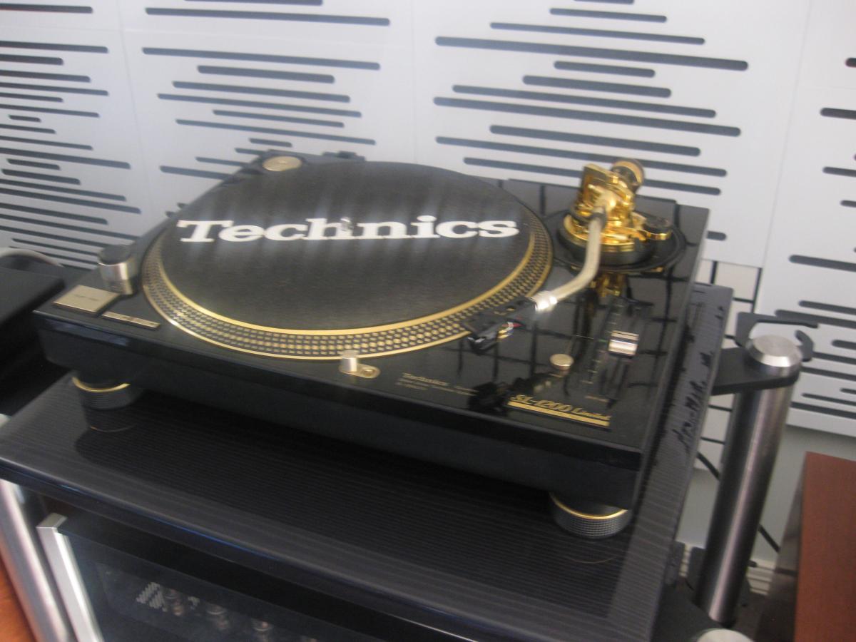 FS 2 x Technics SL 1200 GOLD limited edition turtables RARE ...