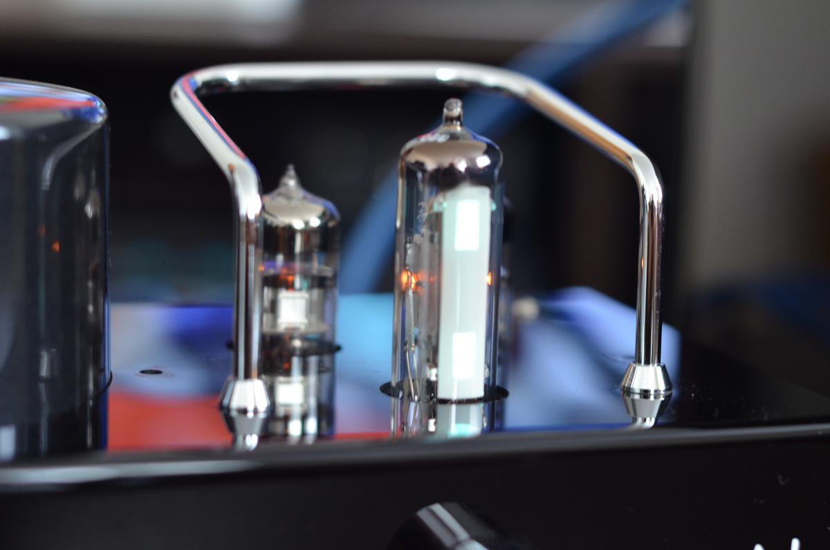 FS: Fatman iTube Carbon Edition - hybrid tube integrated amp |﻿ Stereo ...