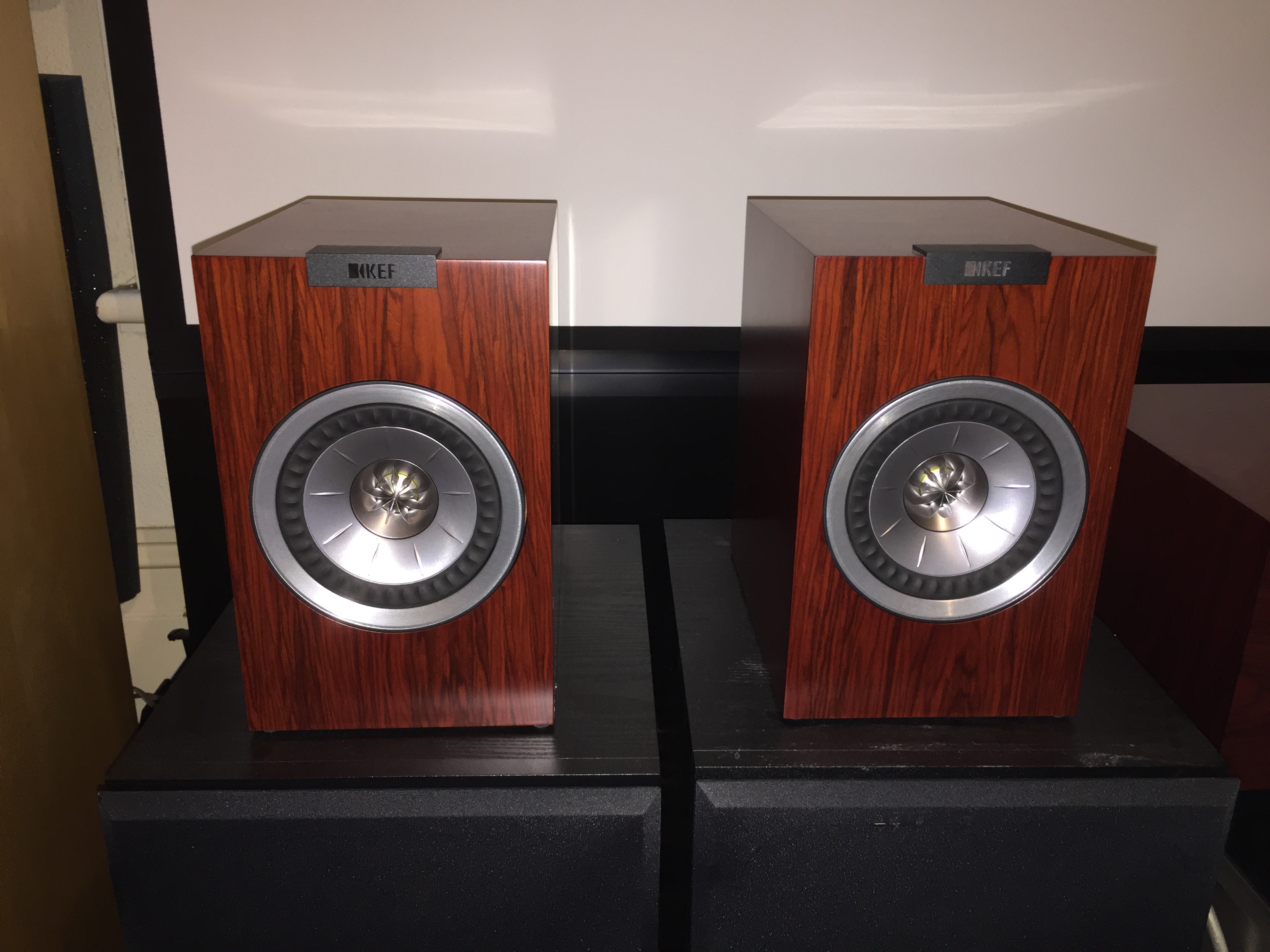 Kef R100 Bookshelf Speakers (rosewood real wood veneer) *reduced ...