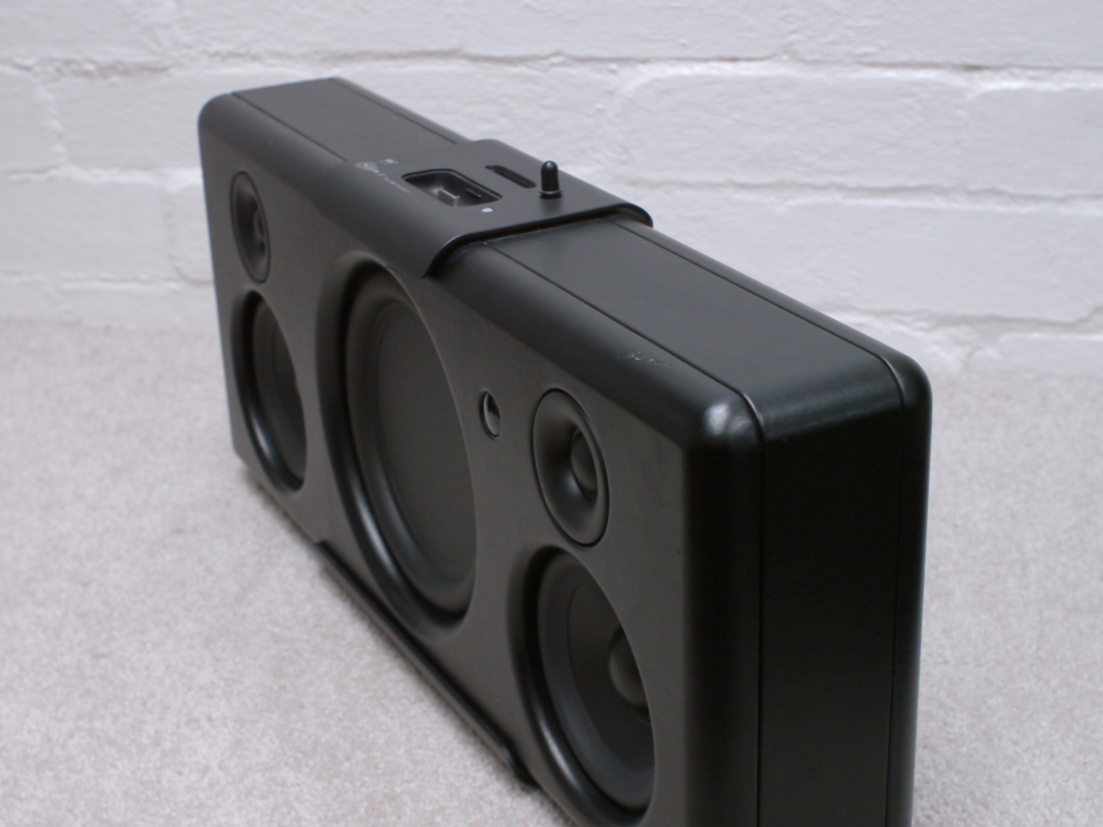 FS: VAF Octavio 1i iPod/iPhone dock - Stereo, Home Cinema, Headphones ...