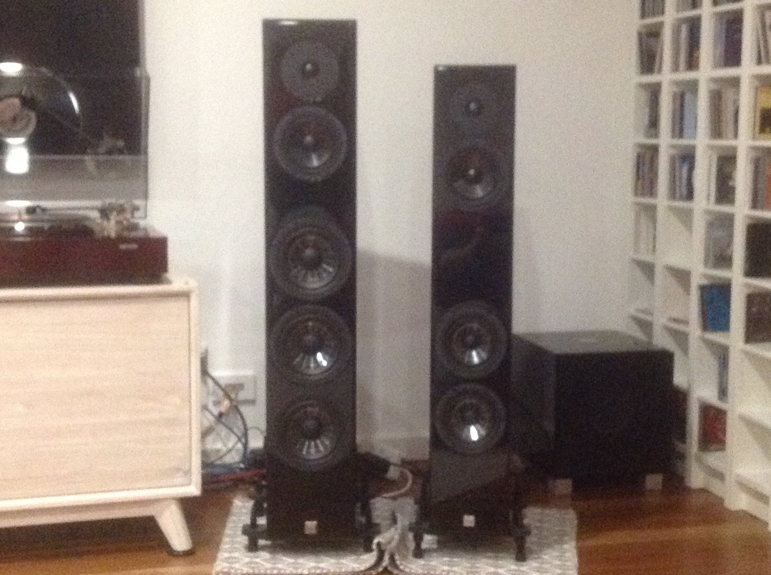 Esoteric v Accuphase - Stereo Amplifiers & Pre-Amps - StereoNET