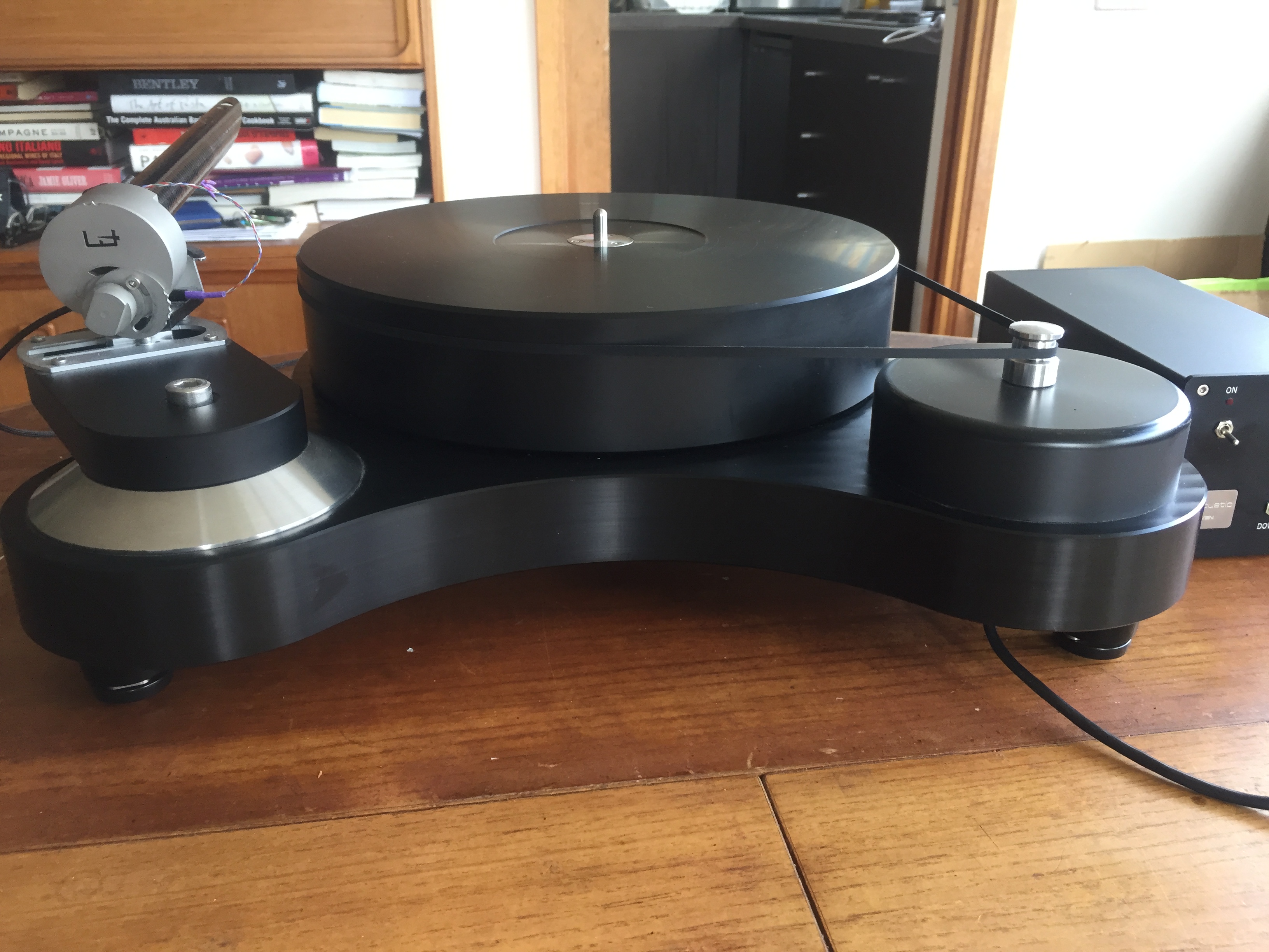 TW ACUSTIC RAVEN ONE TURNTABLE W/ THE WAND 9+ TONEARM - Stereo, Home ...