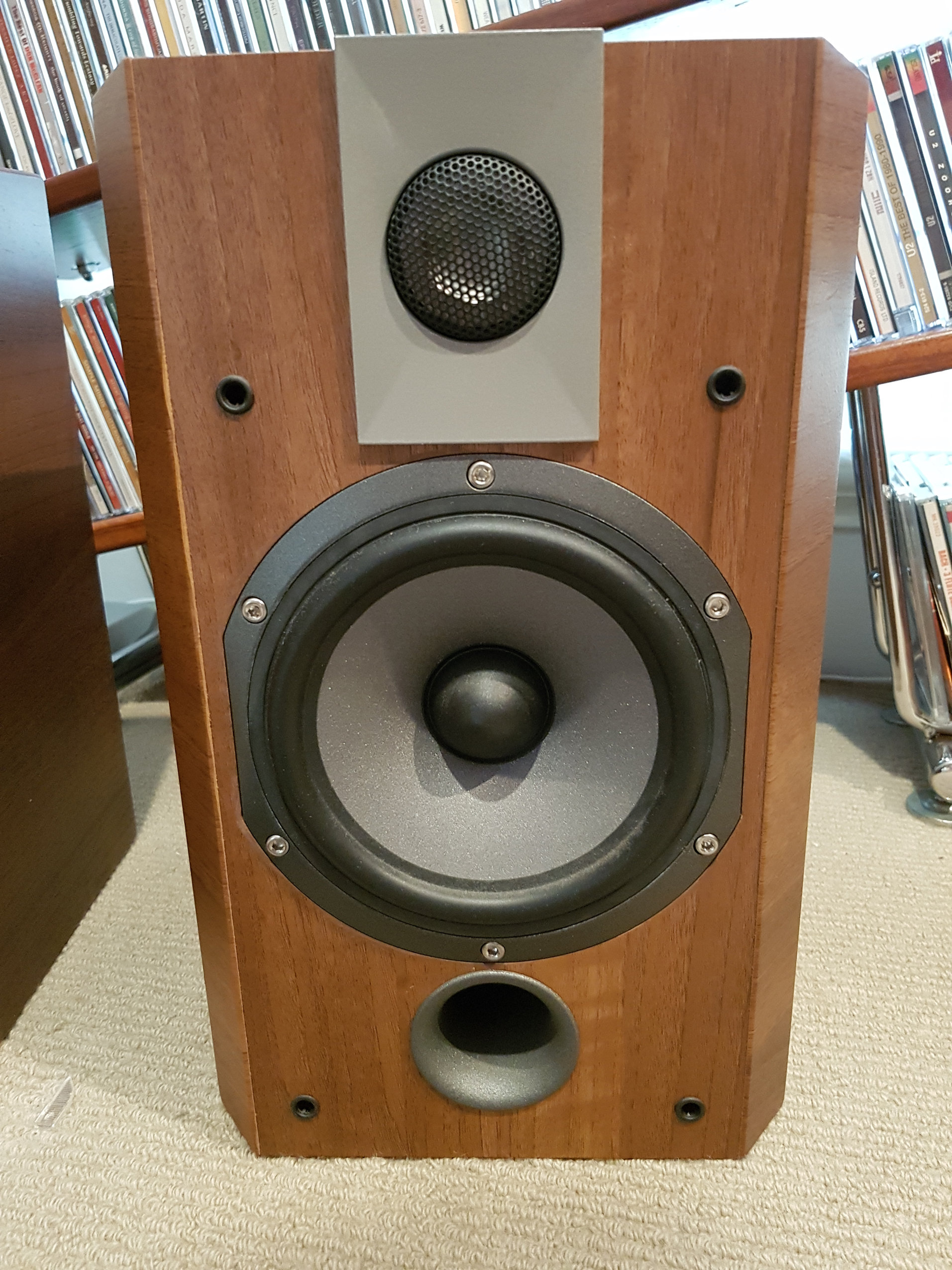 SOLD: Focal Chorus 705V Bookshelf Speakers - Stereo, Home Cinema ...