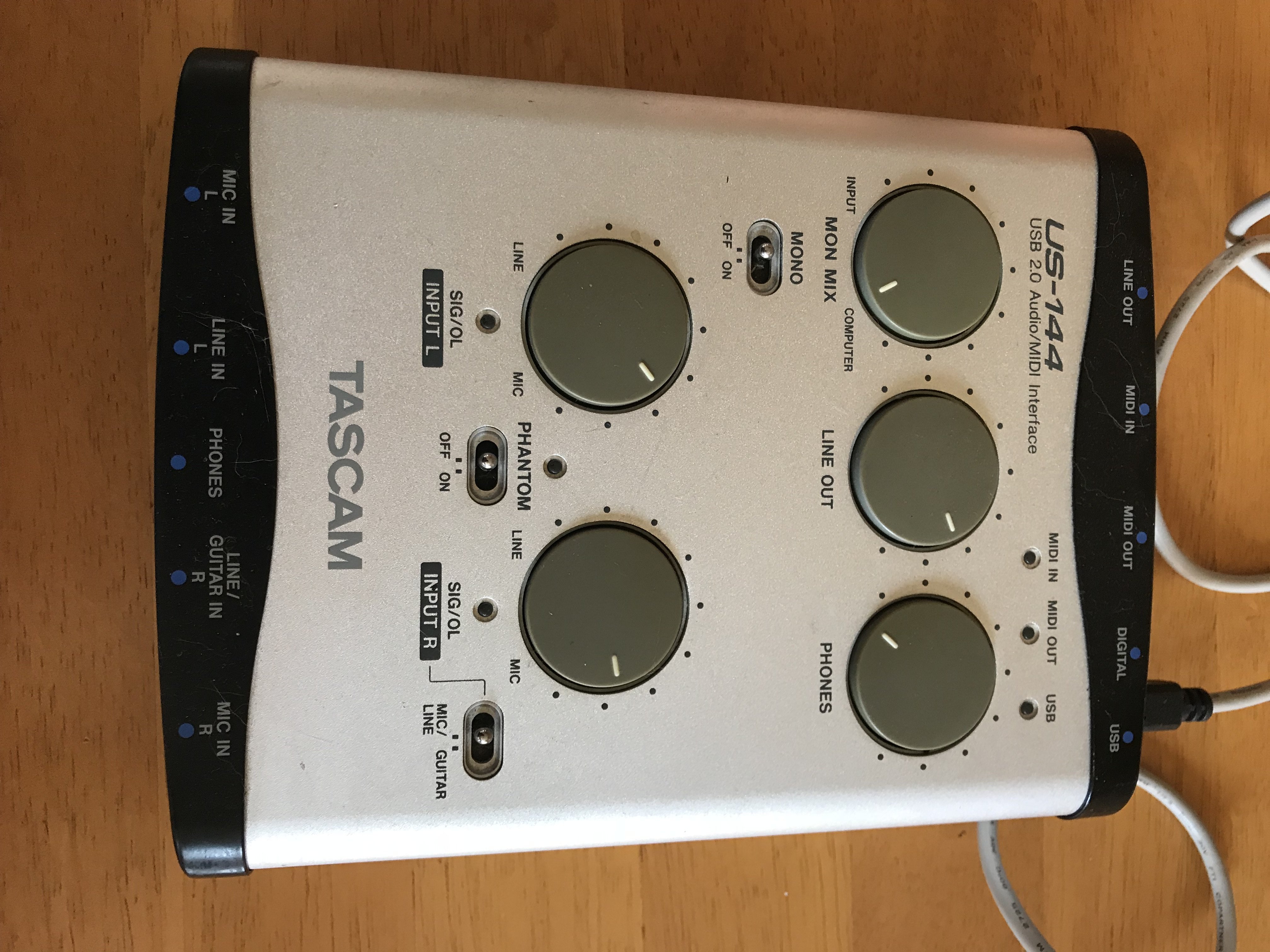 Loan - Behringer ECM8000 Measuring Mic, Mic Stand and Tascam Phantom ...