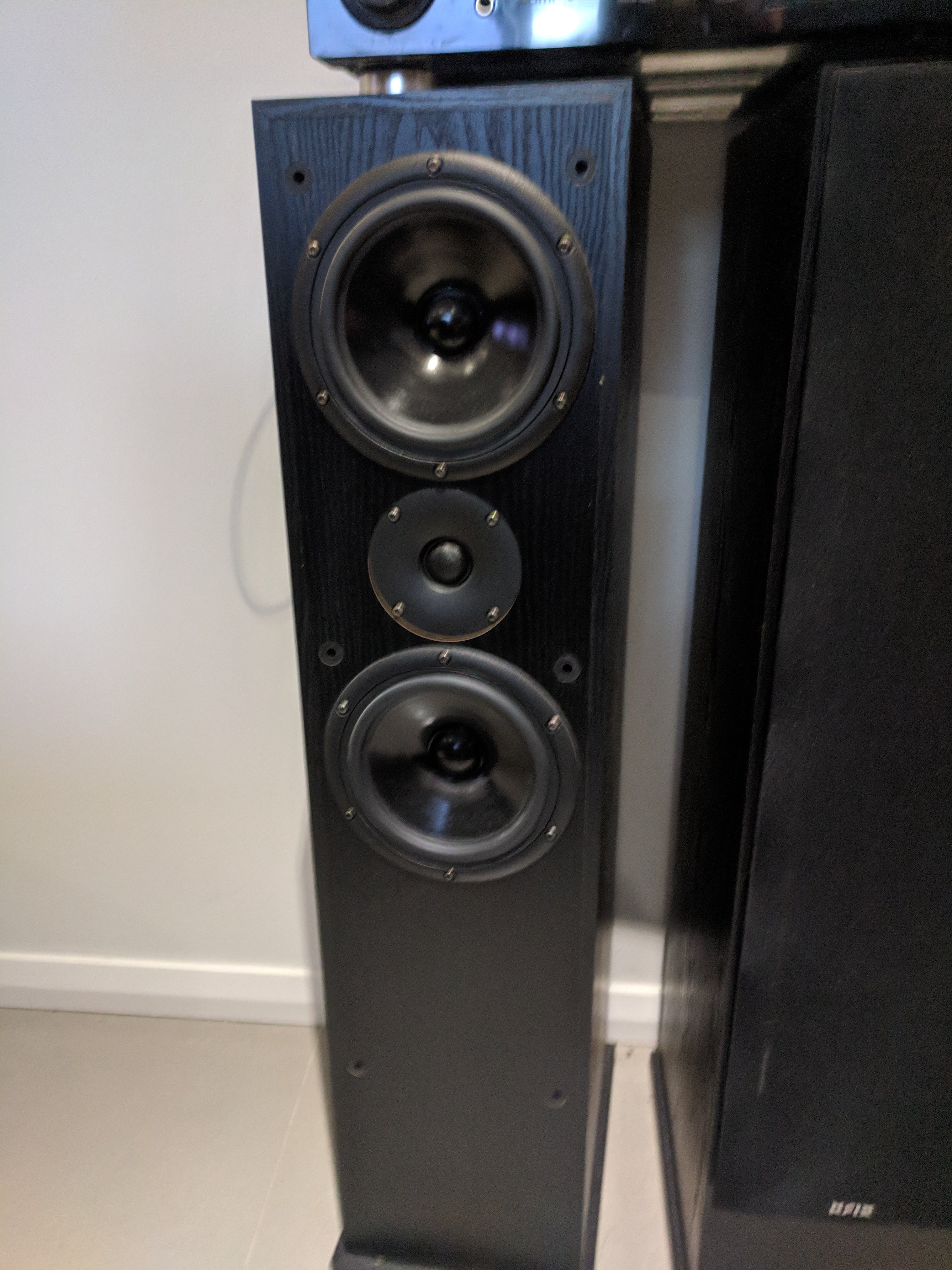 FS: Krix Lyrix mains, Magnat Vintage mains & Pioneer amp - Stereo, Home ...