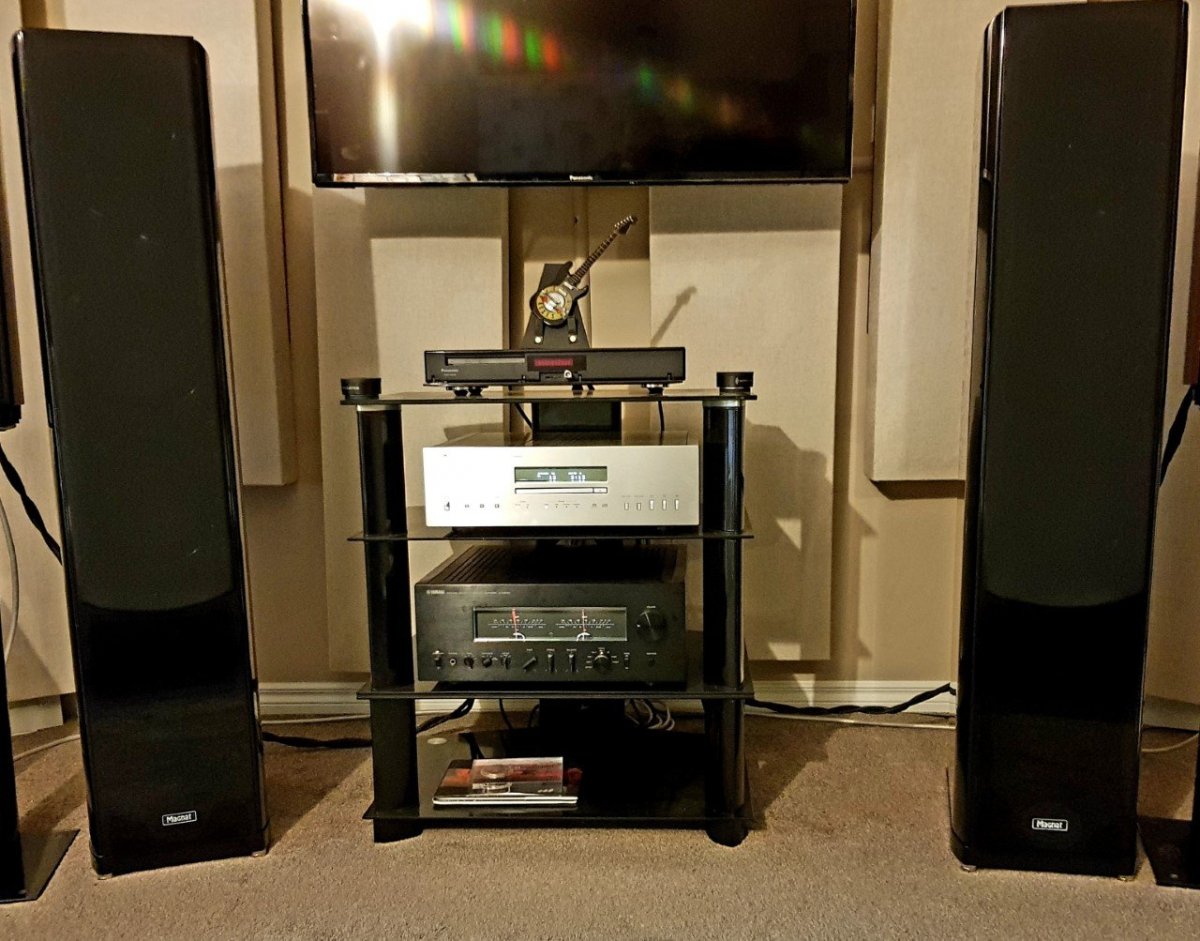 SOLD: FS: MAGNAT Quantum 1009S Floorstanding Loudspeakers Gloss Black ...