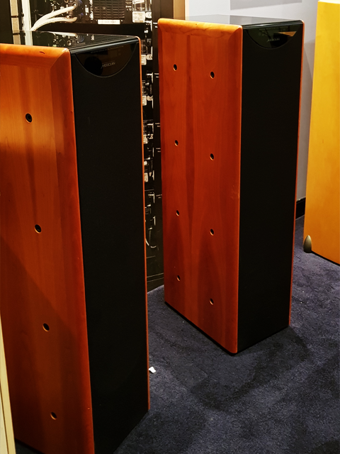 Meridian DSP5500 Active Loud Speakers - Commercial Classifieds - StereoNET