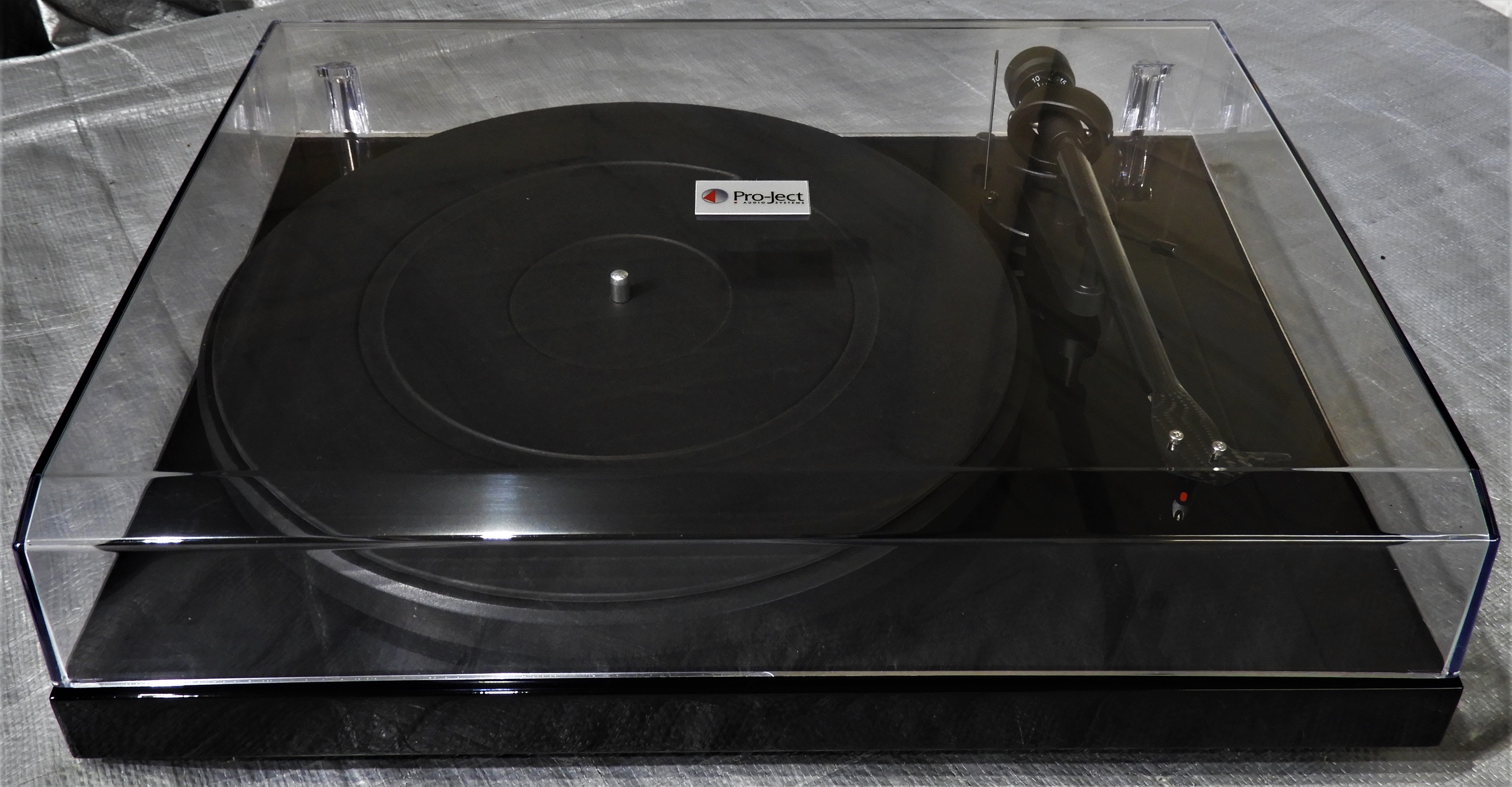 SOLD: FS: PROJECT DEBUT CARBON DC TURNTABLE Near New - Stereo, Home ...