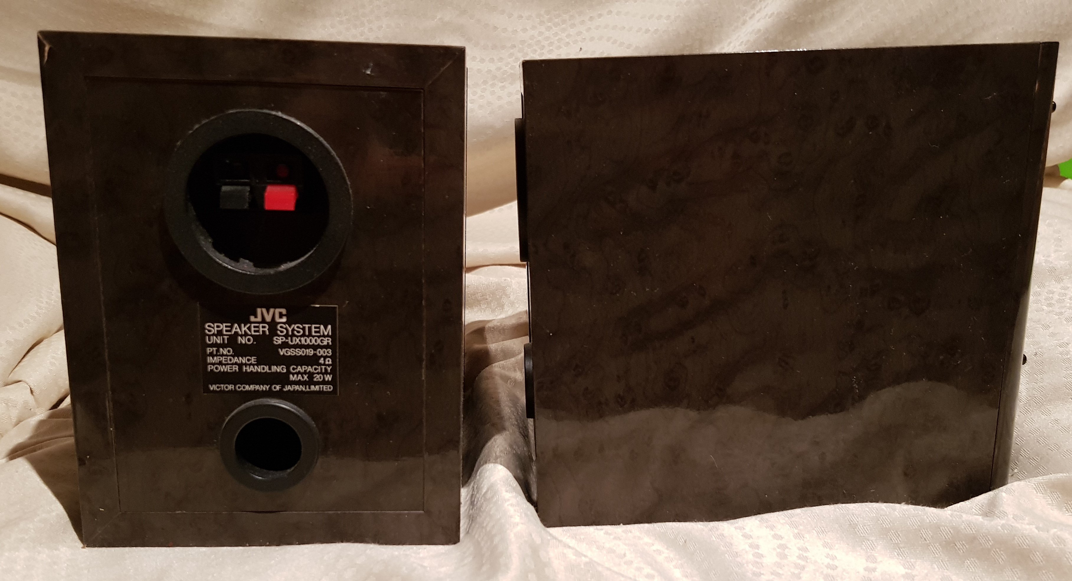 FREE: SMALL JVC SPEAKERS - Pay it Forward | Giveaways - StereoNET