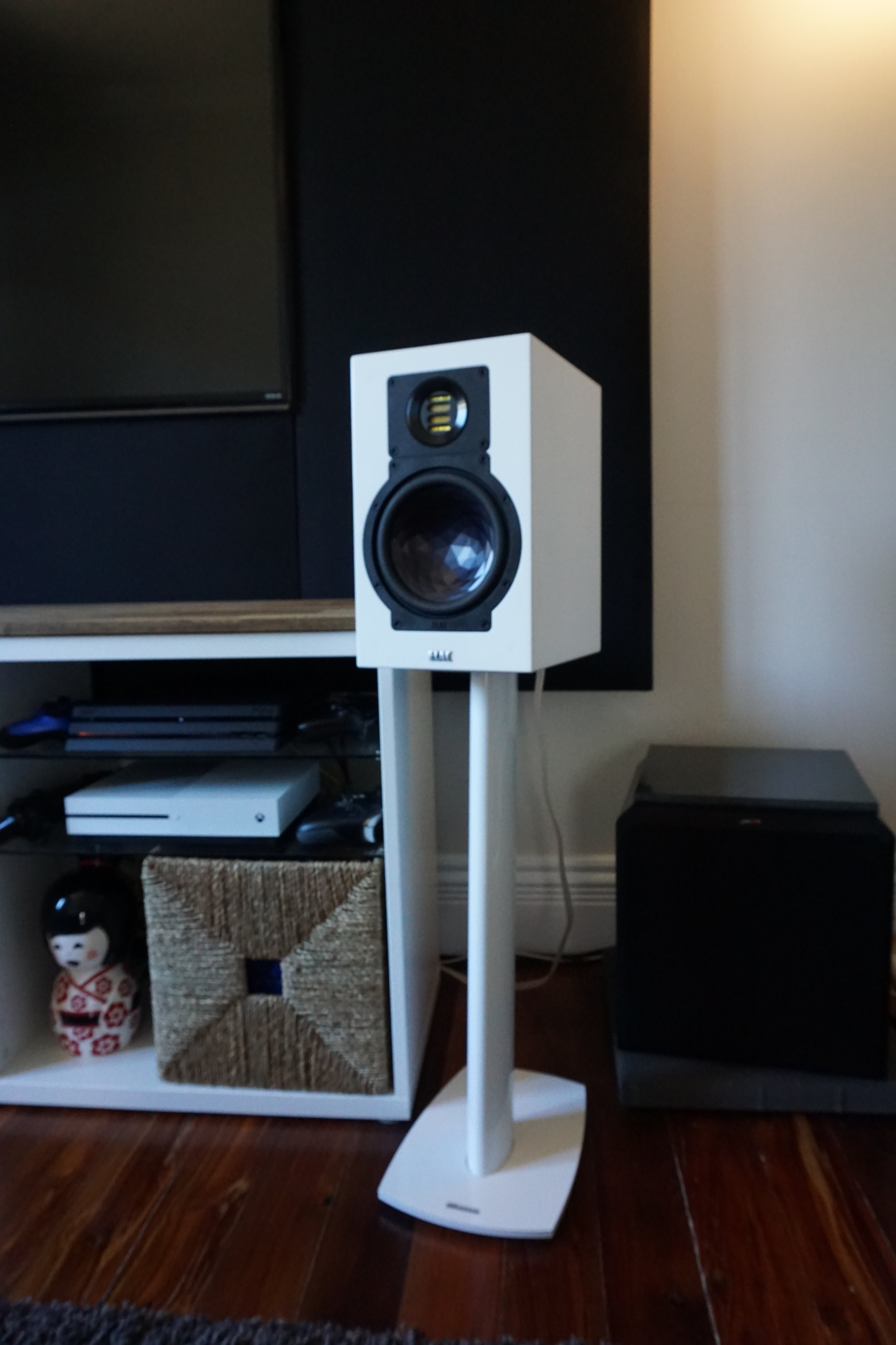 SOLD: FS: Elac 244.3 (white) CC 200.2 (metallic grey) + stands ...
