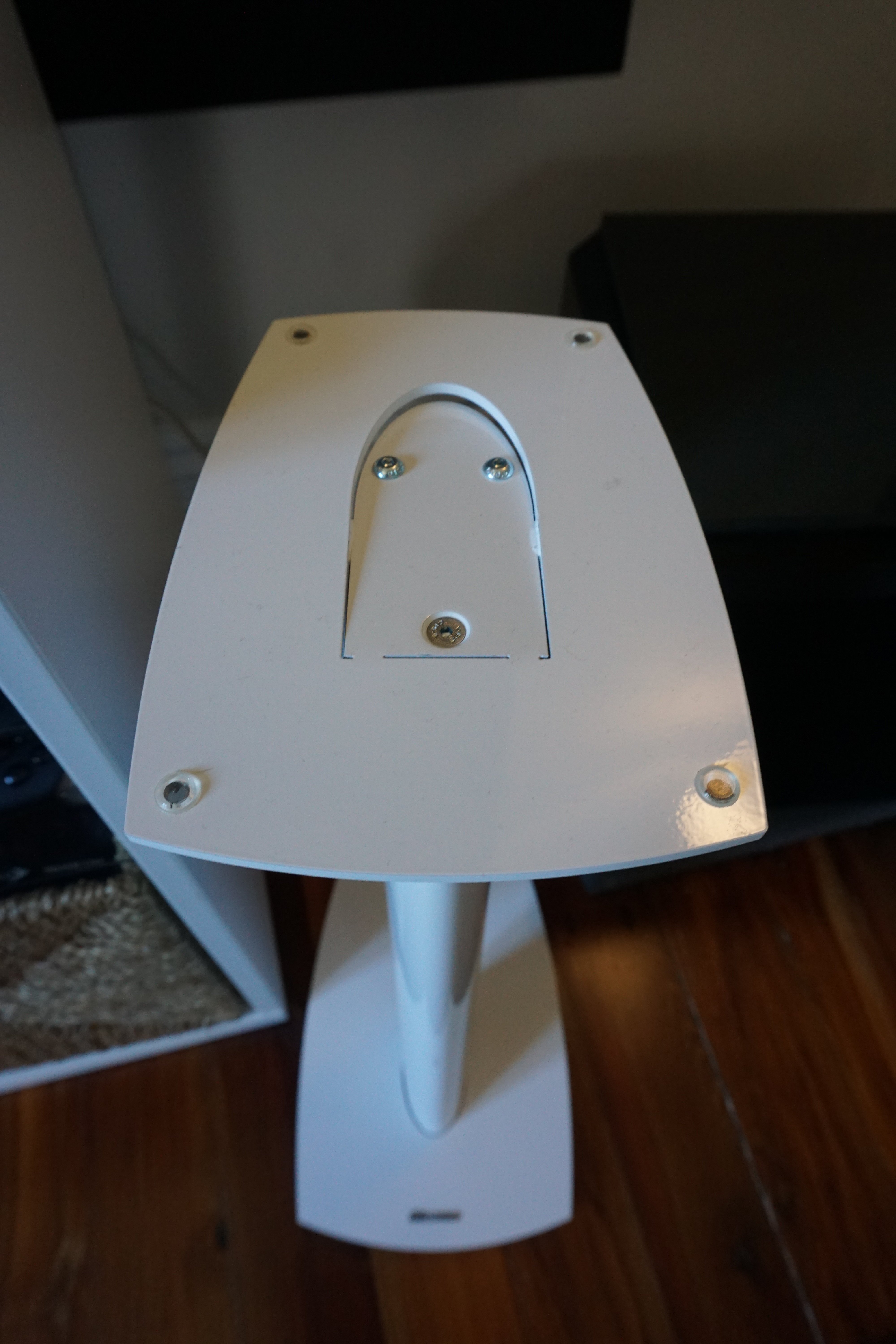 SOLD: FS: Elac 244.3 (white) CC 200.2 (metallic grey) + stands ...