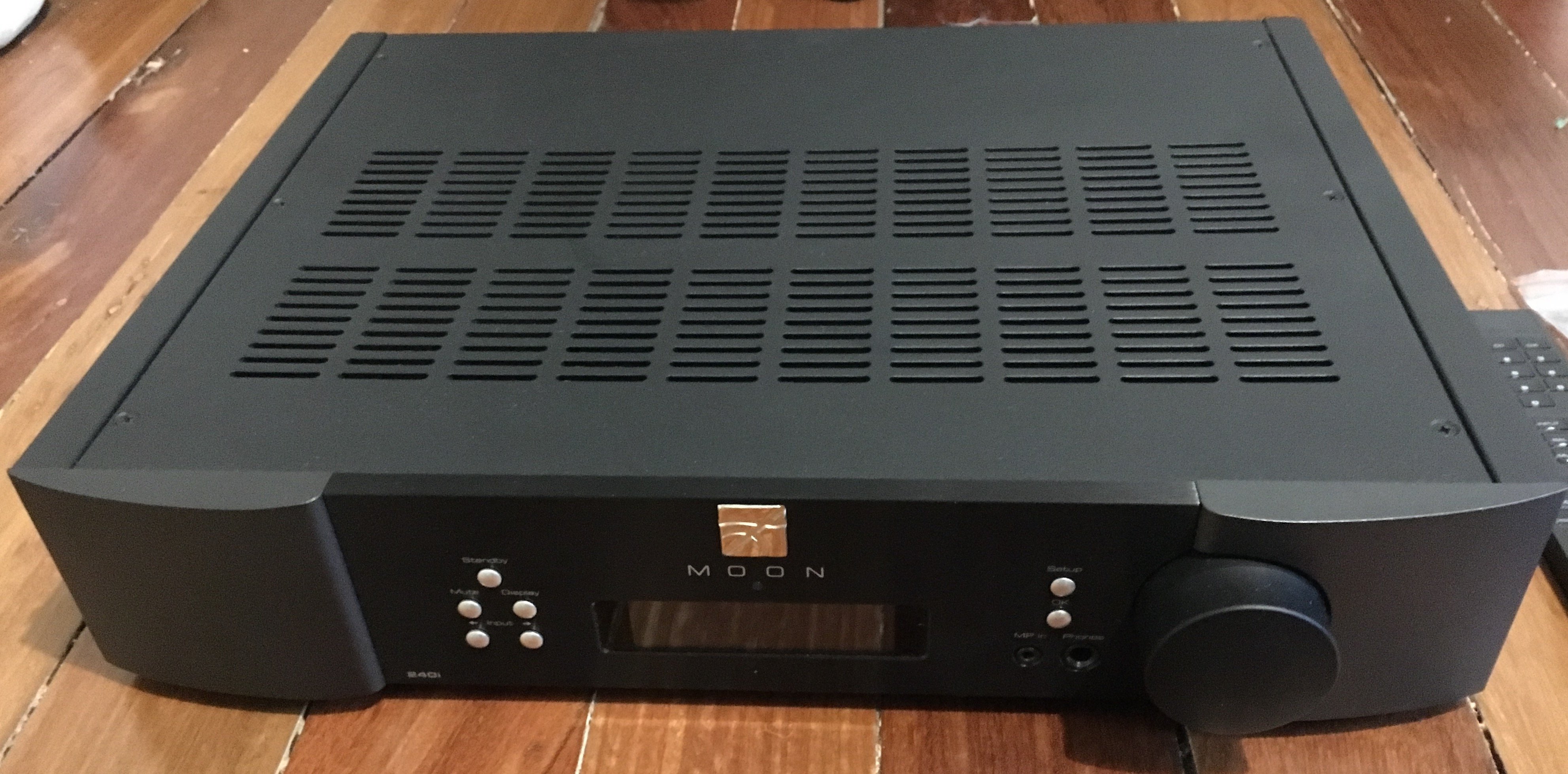 SOLD: FS: Simaudio Moon 240i Integrated Amplifier |﻿ Stereo, Home ...