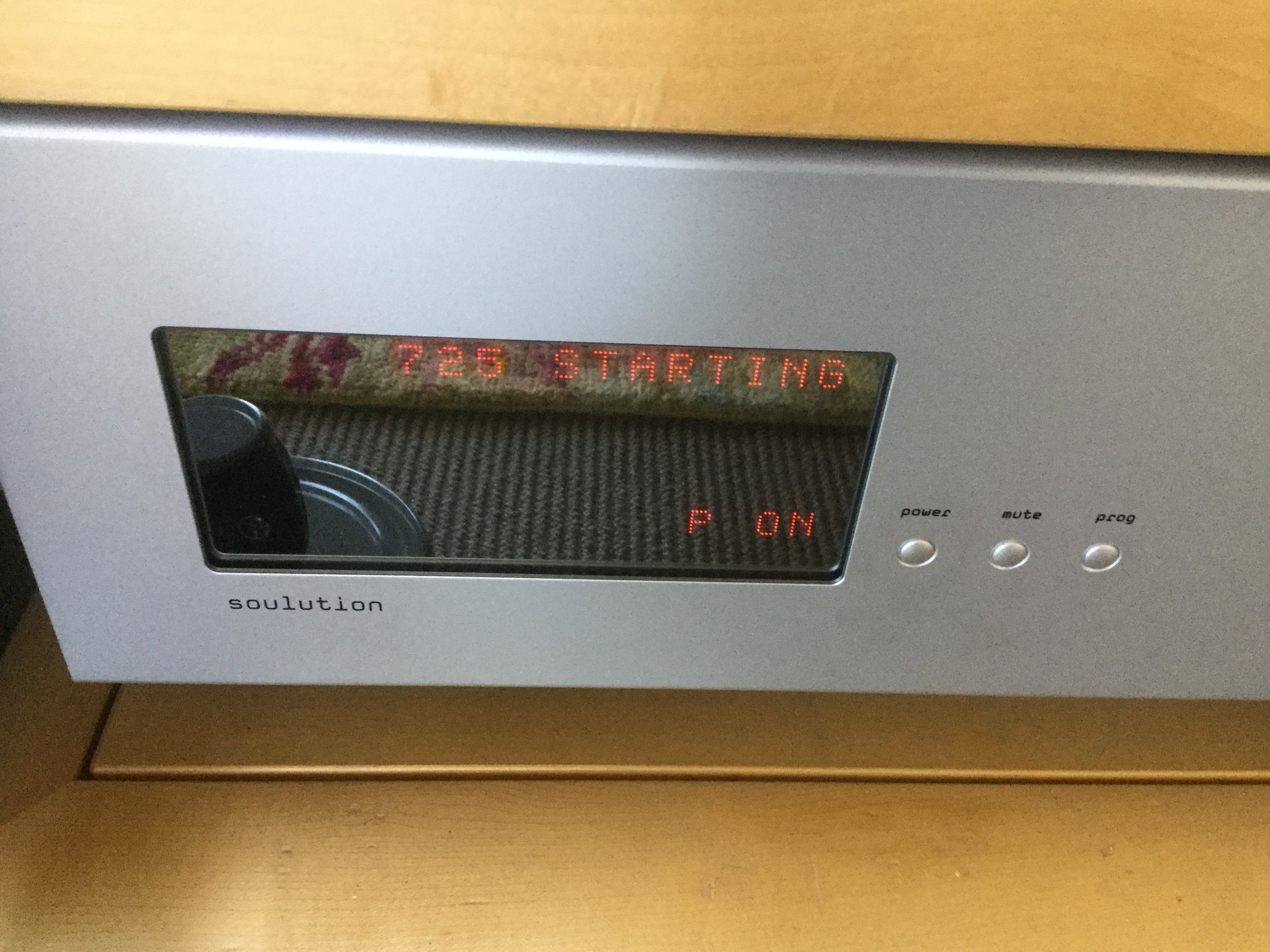 EOI: SOULUTION 725 preamp + 710 power amp - Stereo, Home Cinema ...