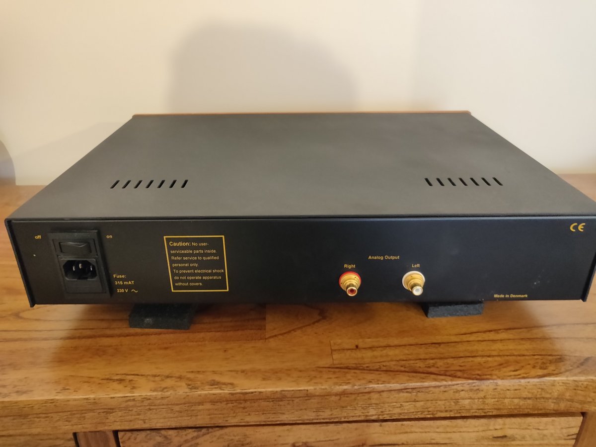 SOLD: FS: Holfi Integra 8 integrated amplifier, Xara DC CD player ...