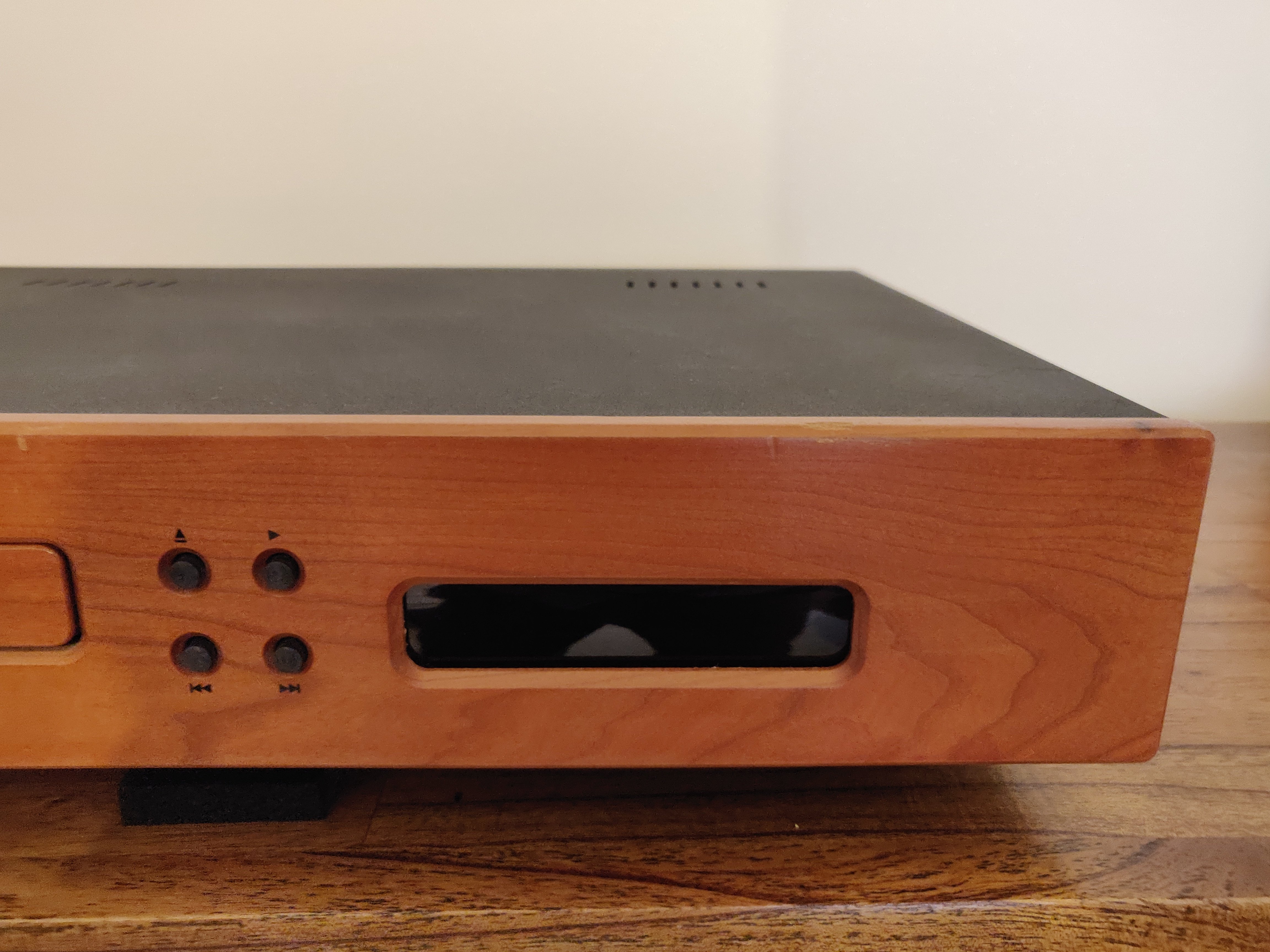 SOLD: FS: Holfi Integra 8 integrated amplifier, Xara DC CD player ...