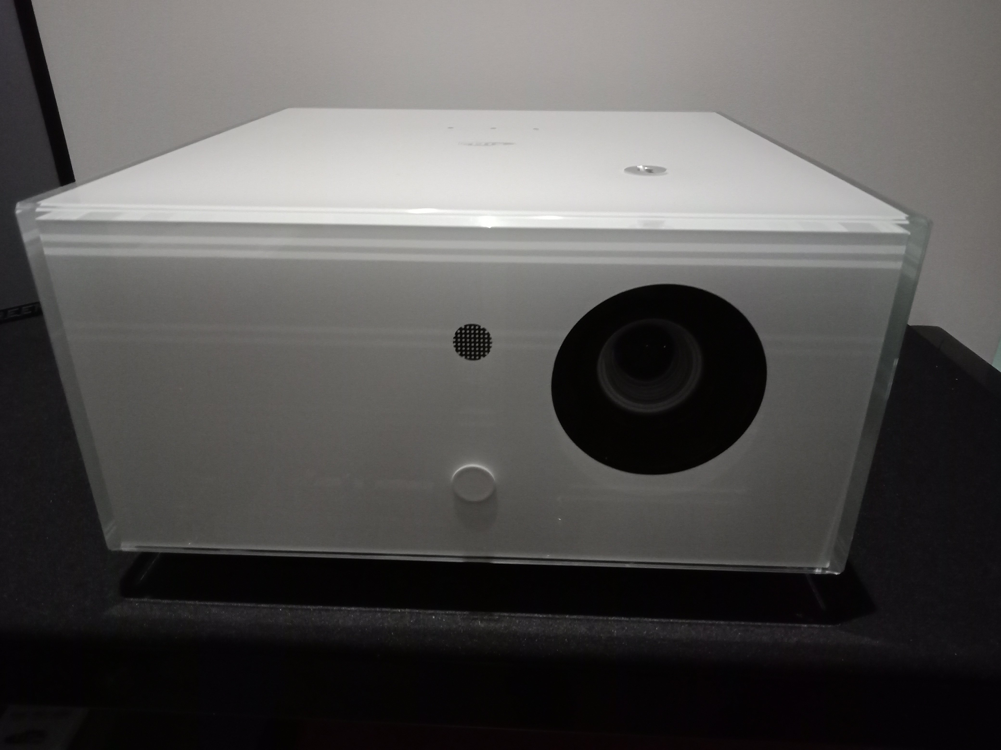 FS: SIM2 SuperCube Projector - Commercial Classifieds - StereoNET