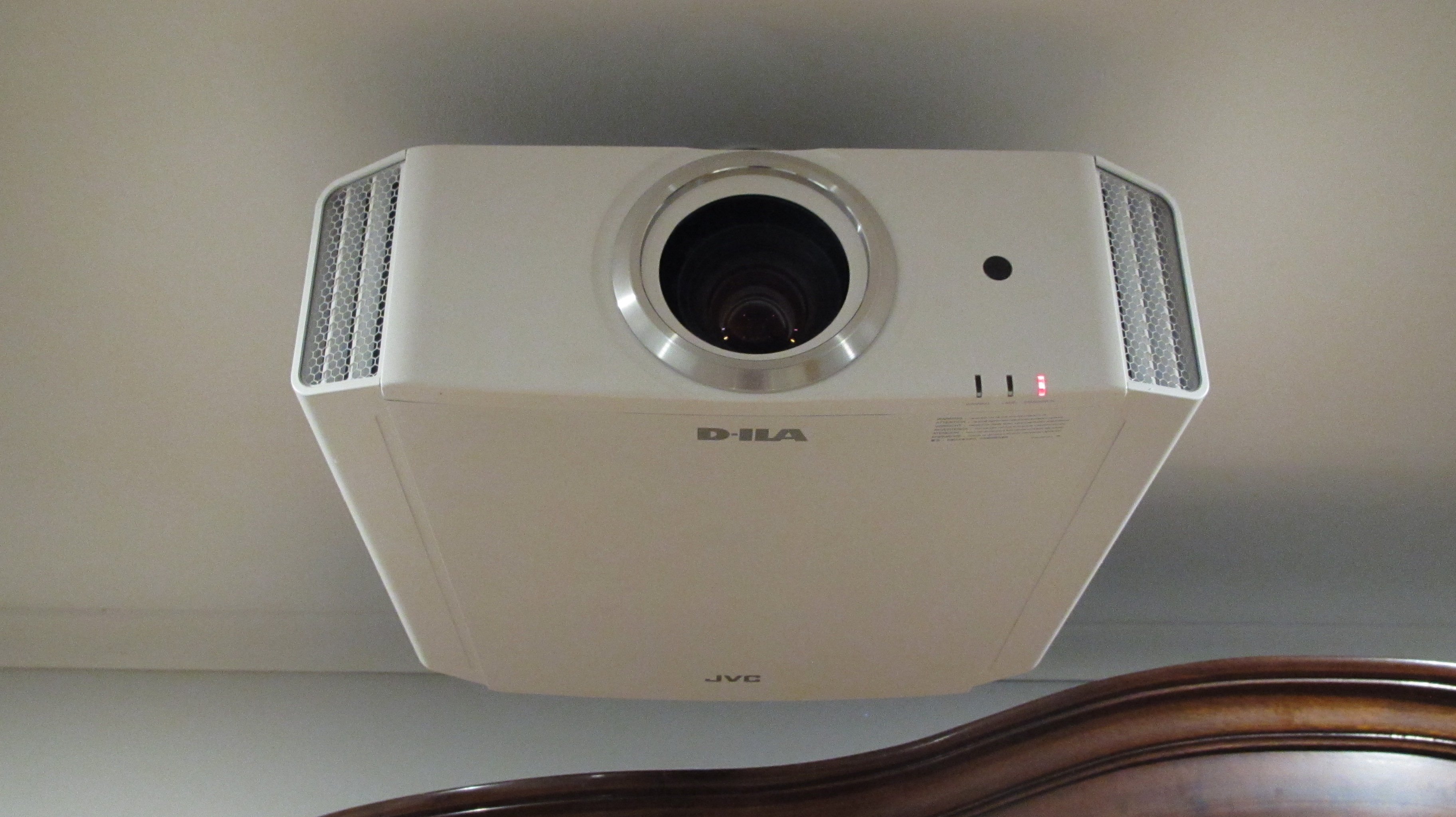 SOLD: FS JVC X35 Projector, in White and in Mint condition - Hi-Fi and ...