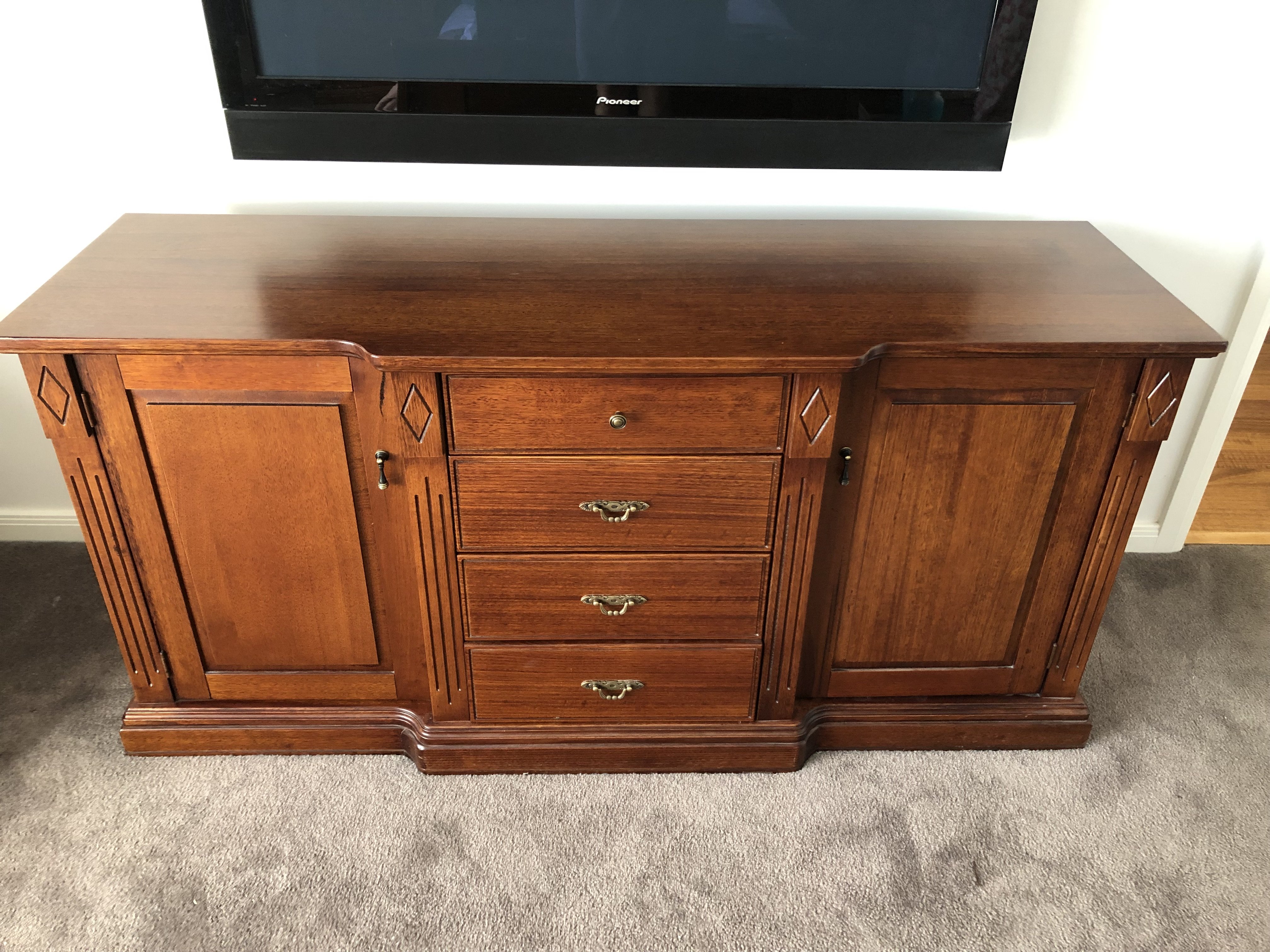 FS - Wentworth Solid Timber / Leather Queen Bed Suite, Dressing Table ...