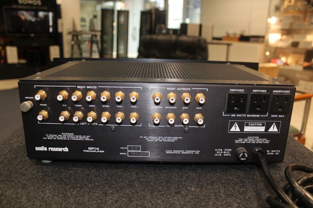 Audio Research SP14 Tube Preamp with Phono Stage in Excellent Condition ...