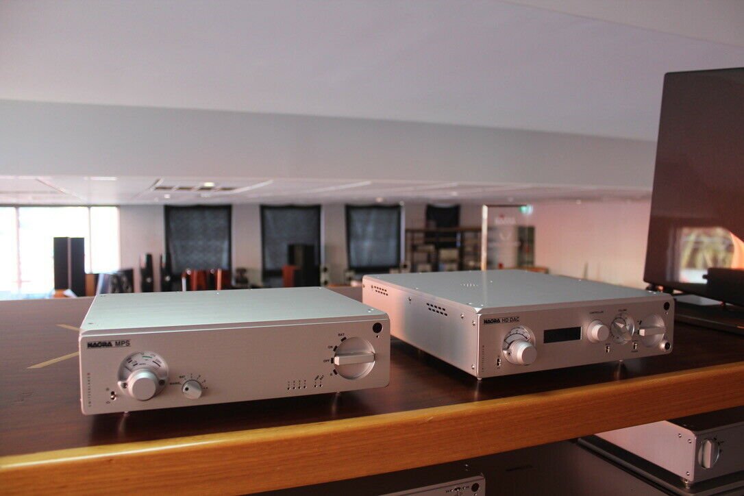 SOLD: Nagra HD DAC with MPS power supply in excellent condition ...