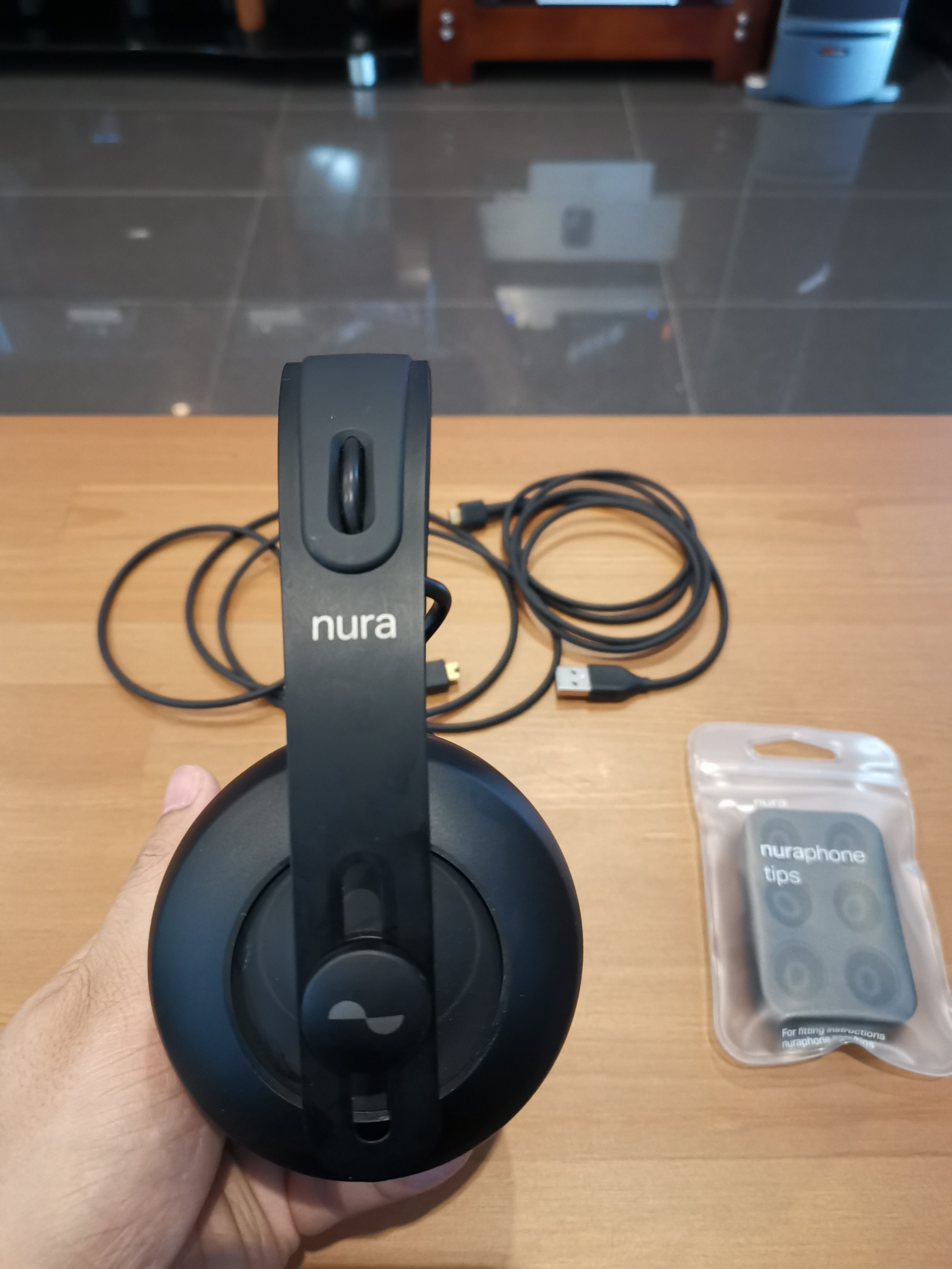 FS: Nuraphone (Wireless Headphone) with 3.5mm analog cable + 3 pair or ...