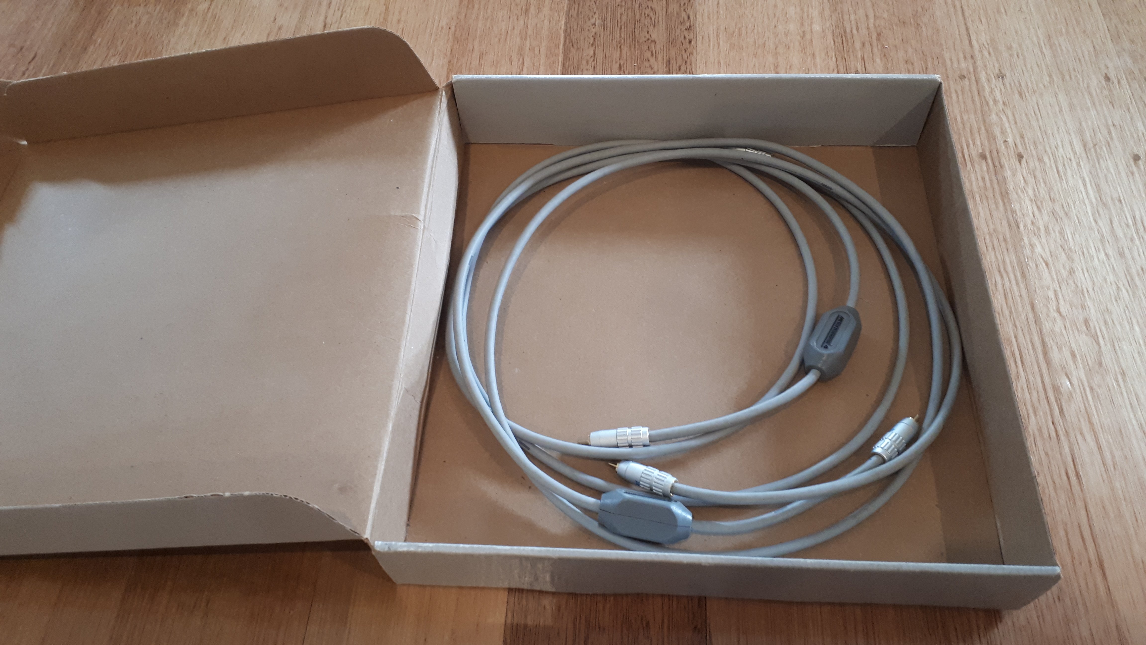 FS: Melb MIT Terminator 4 RCA interconnect 2mtr pair - Stereo, Home ...