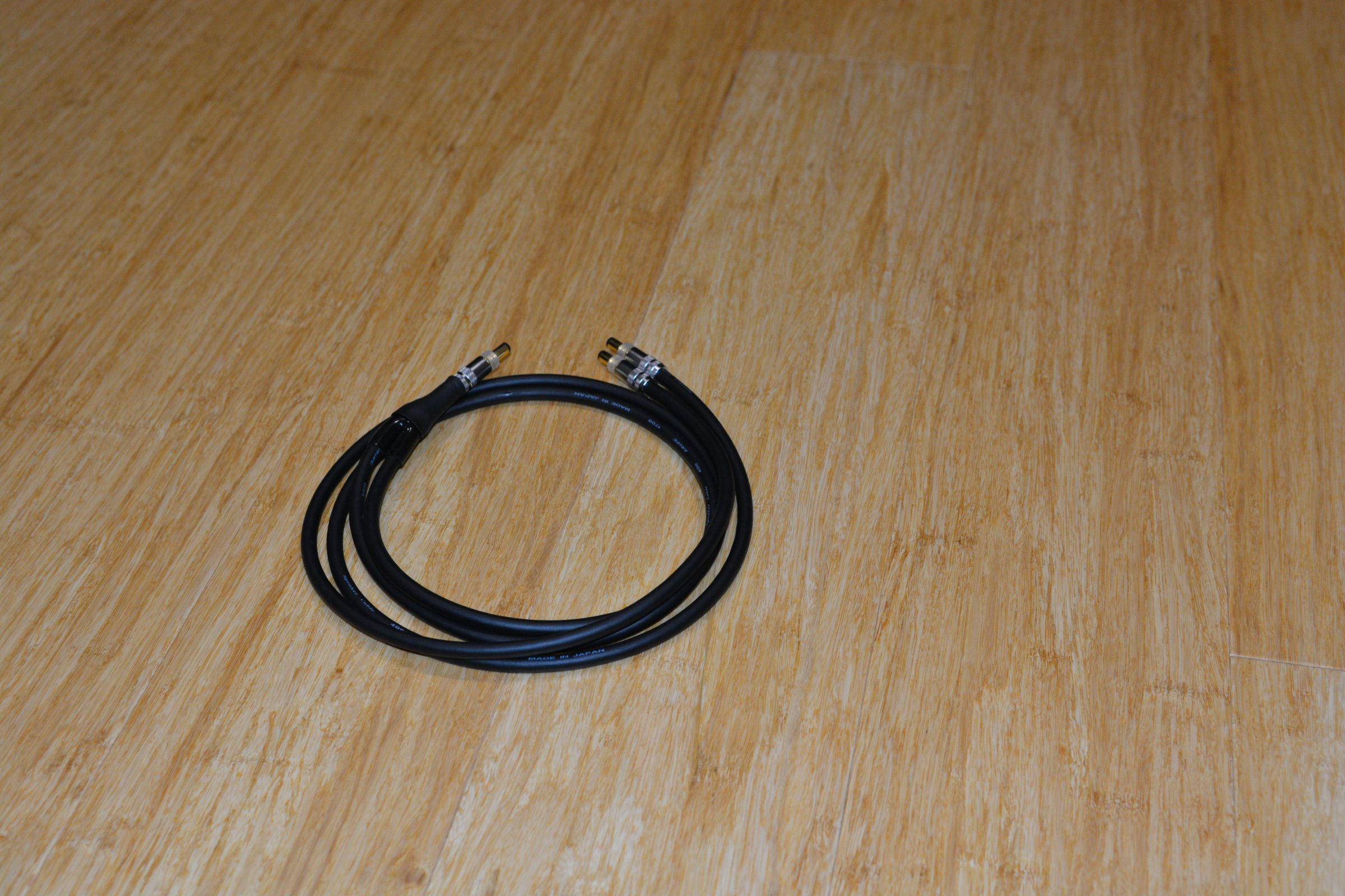 FS: DC11 Oyaide DC-2.1G/2.5G Canare-4S6 DC Y-Cable |﻿ Stereo, Home ...