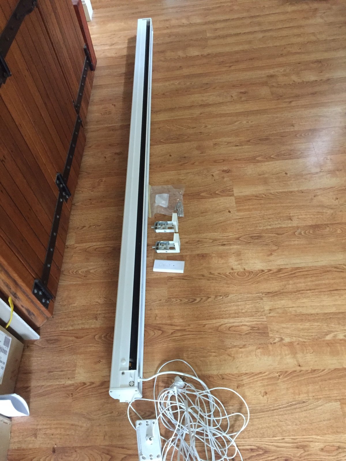 Carson powered tab tensioned projector screen - Hi-Fi and Cinema Cables ...