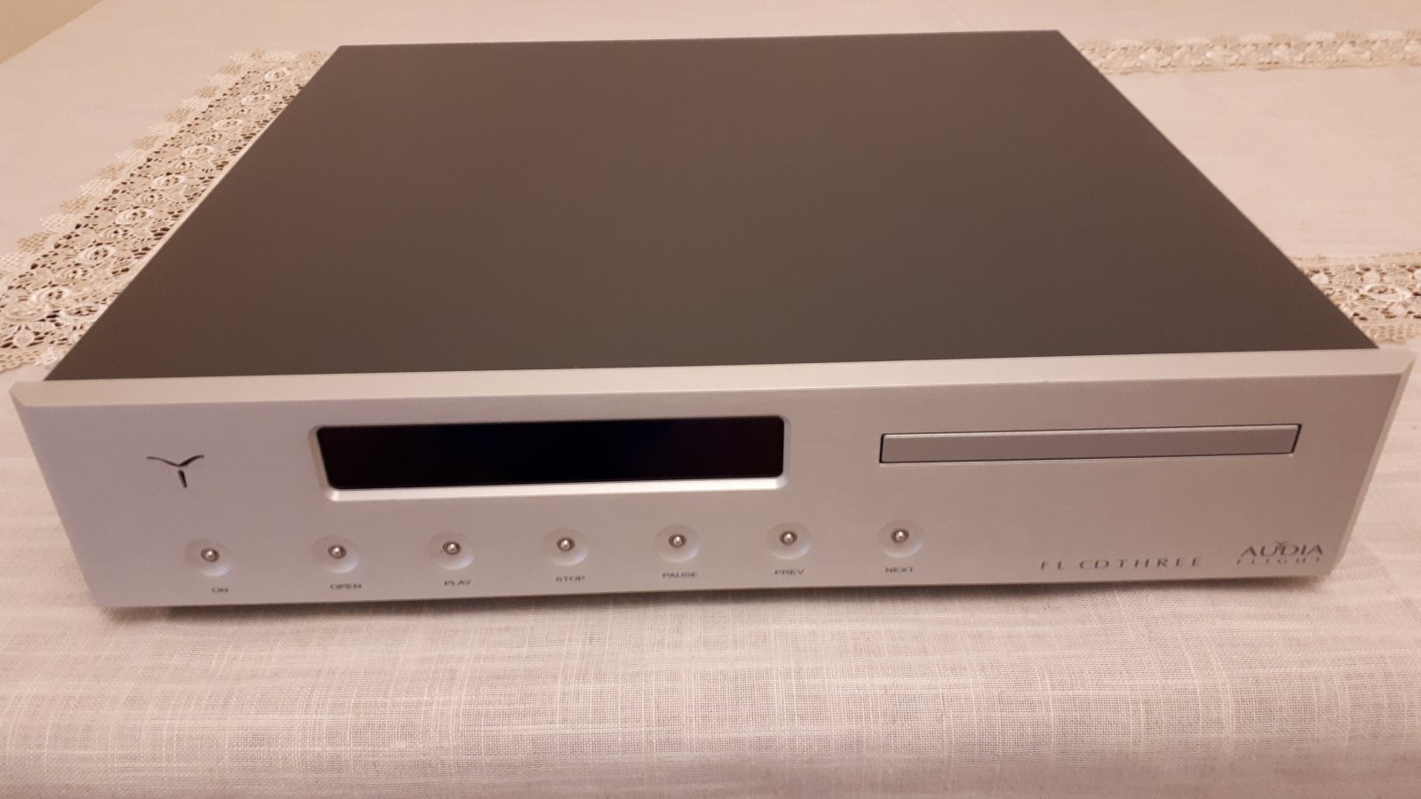 Audia Flight Three CD player - as new - Stereo, Home Cinema, Headphones ...