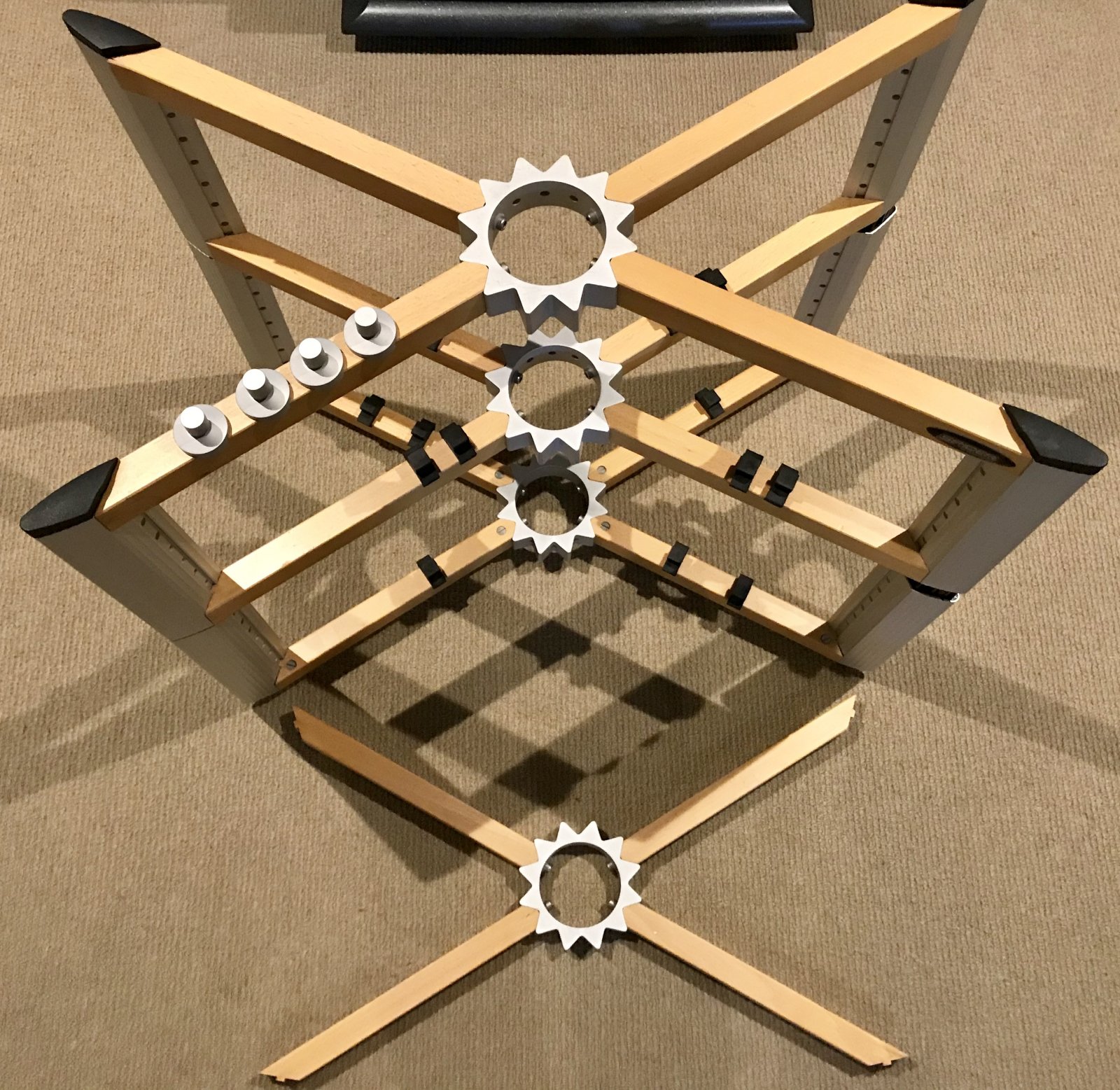 FS: Finite Elemente Spider Rack - stand for High-End audio components ...