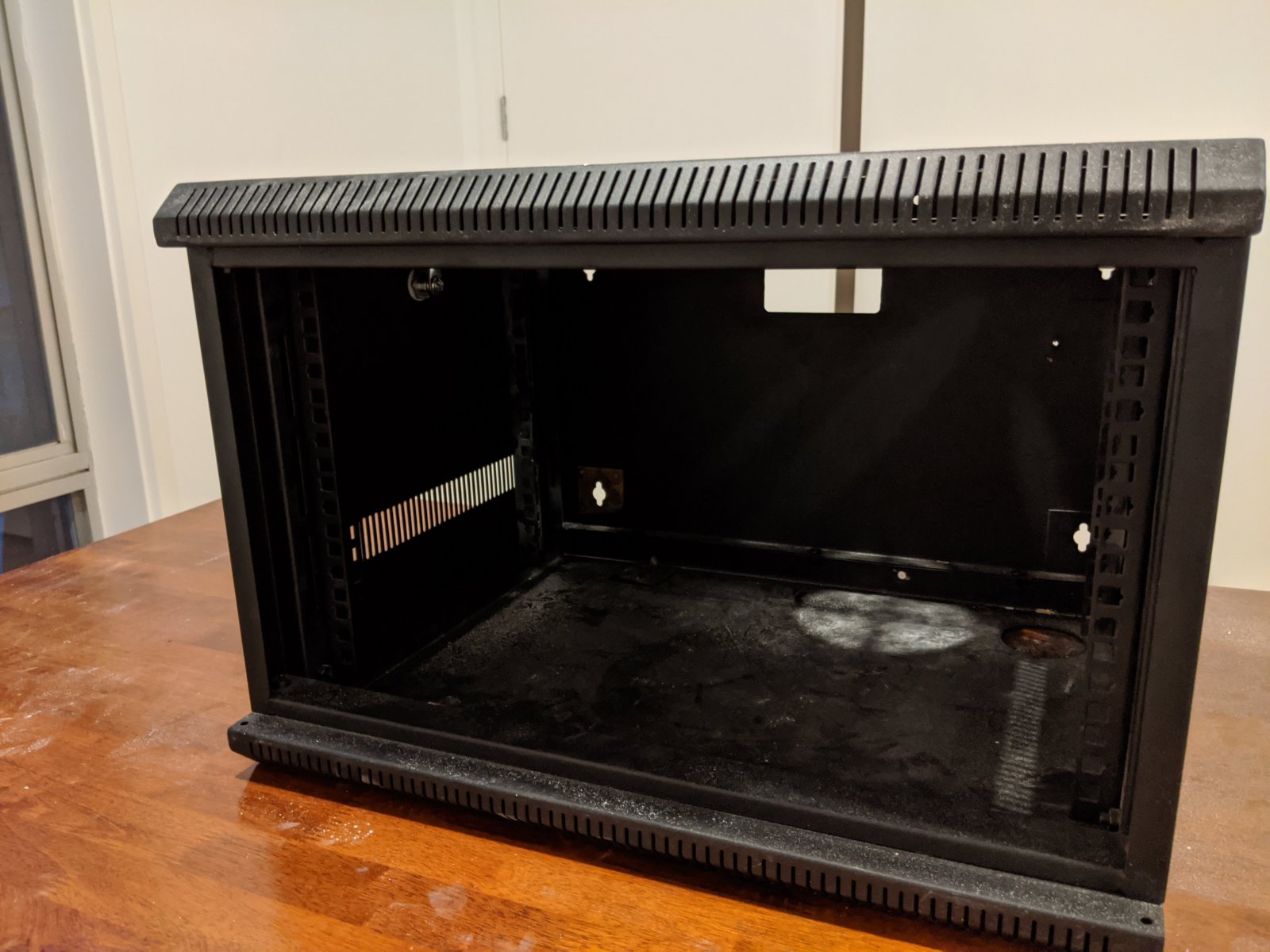 SOLD: FS PRICE DROP TO $5 DONATION TO SNA: 6RU 450mm deep wall mount ...