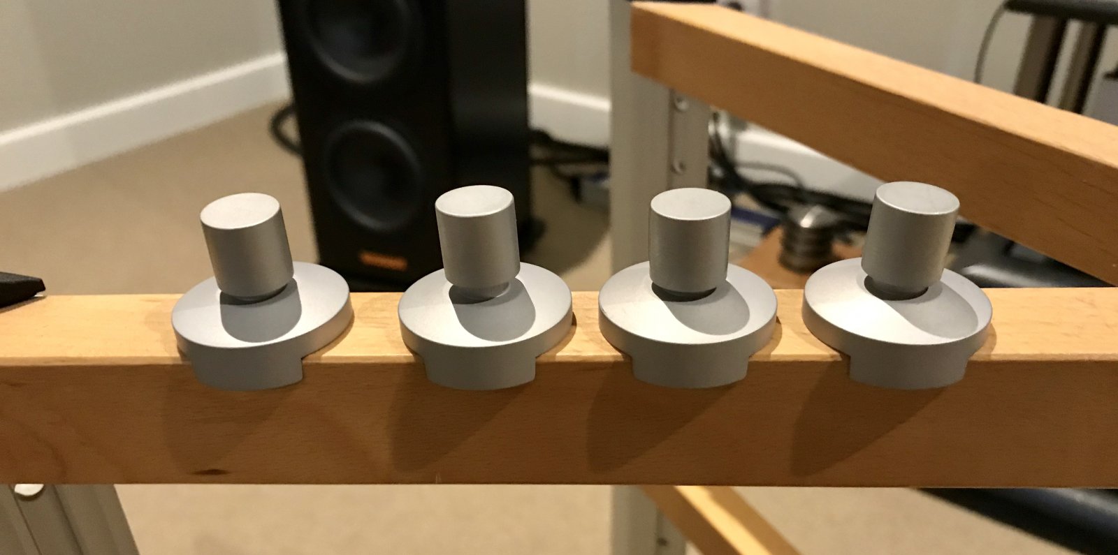 SOLD: FS: Finite Elemente Spider Rack with a set of 4 ceraballs ...