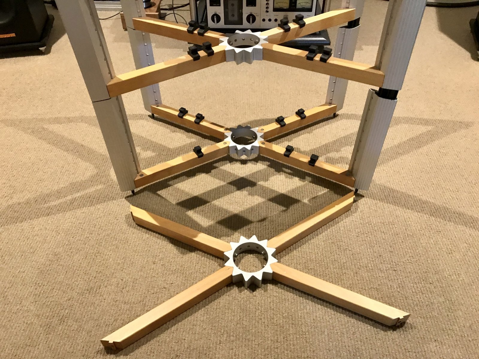 SOLD: FS: Finite Elemente Spider Rack with a set of 4 ceraballs ...