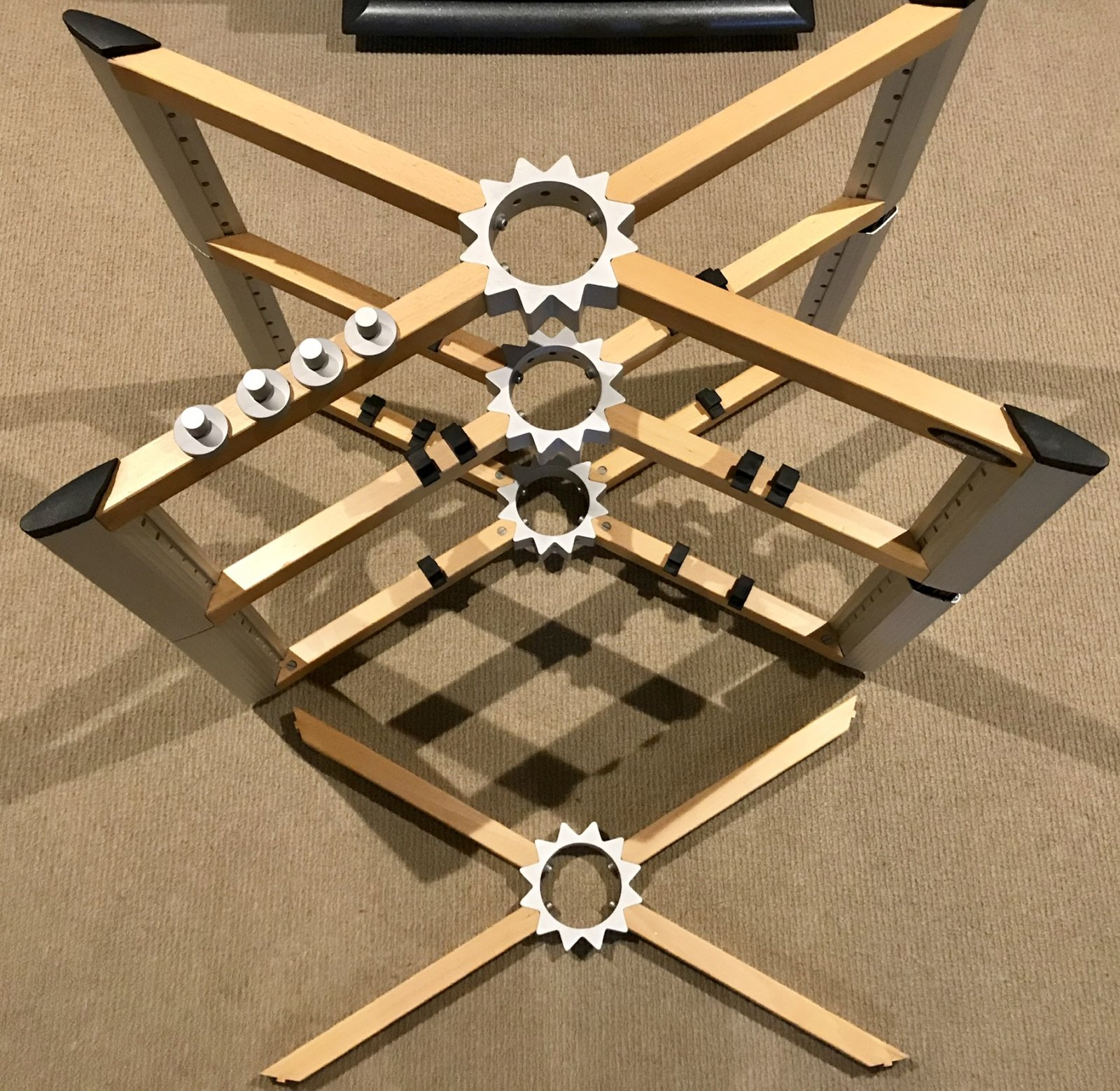 SOLD: FS: Finite Elemente Spider Rack with a set of 4 ceraballs ...