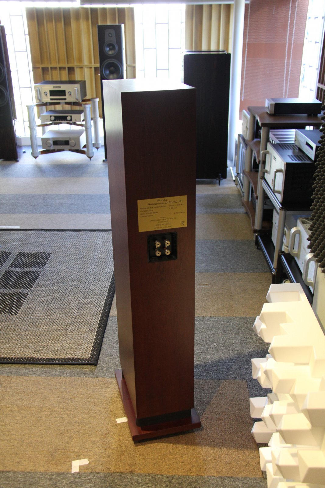 FS: ProAc Response D40R Floorstanding Speakers - Commercial Classifieds ...