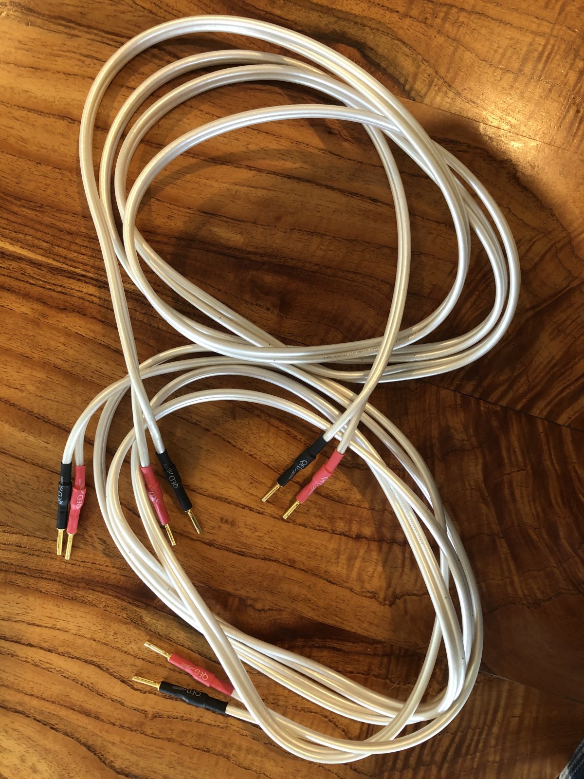 SOLD: FS: QED XT40 3m Pair - Factory Terminated w/banana plugs ...