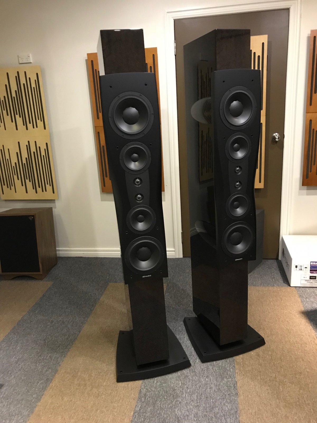FS: Dynaudio C4 Platinum Floorstanding Speakers (trade in) excellent ...