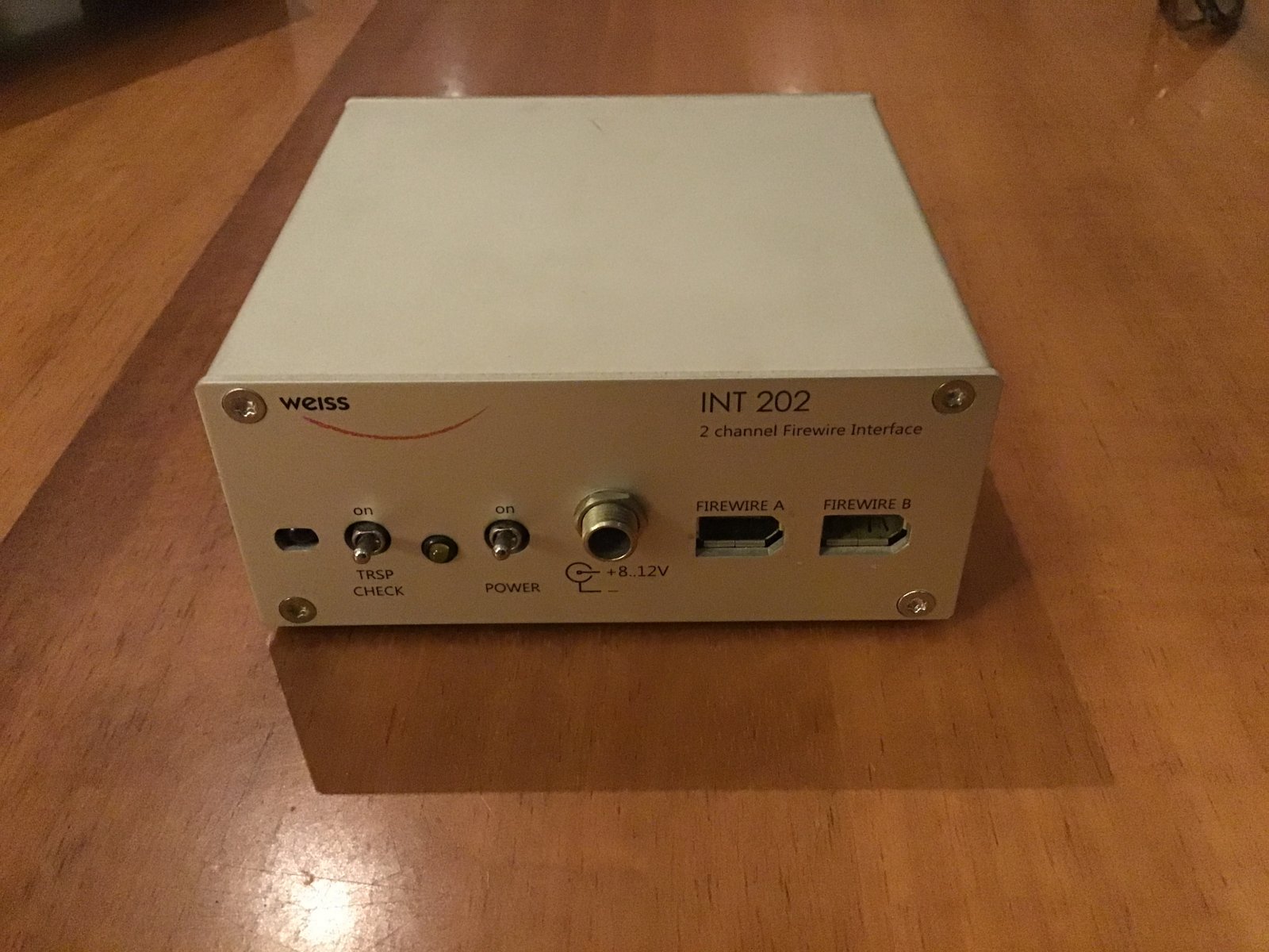 Weiss Engineering INT 202 FireWire Interface |﻿ Stereo, Home Cinema ...